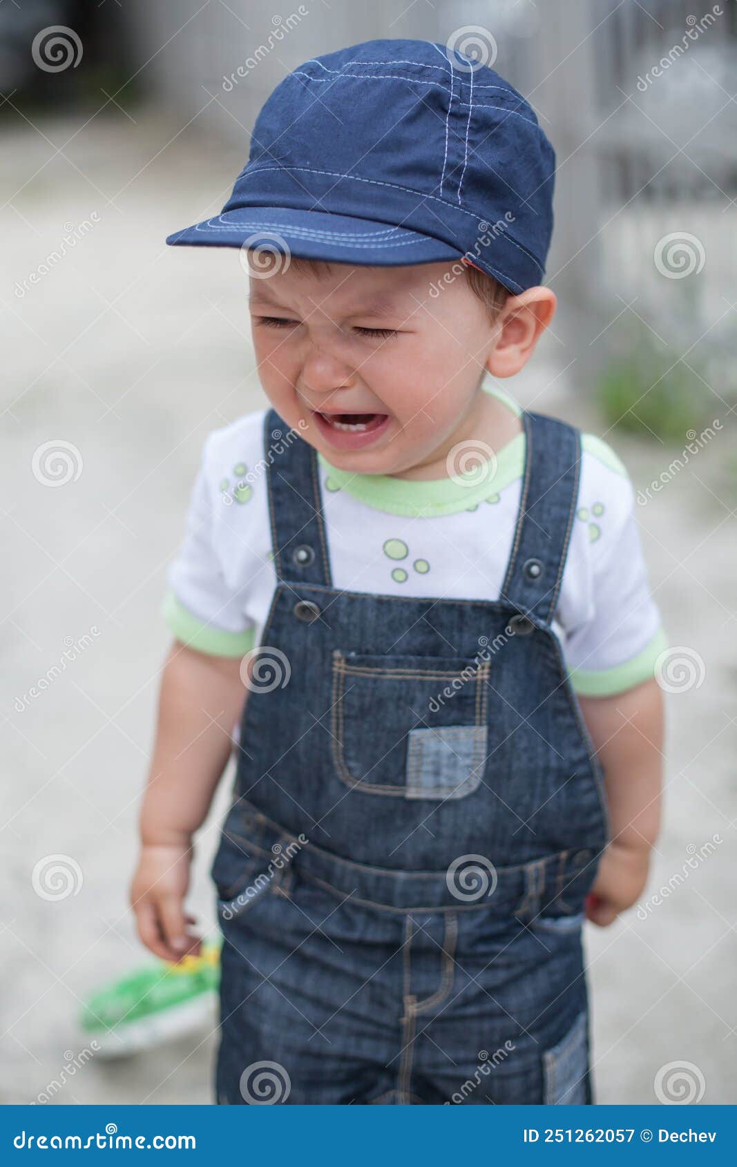 Little boy crying stock image. Image of expression, sadness - 251262057