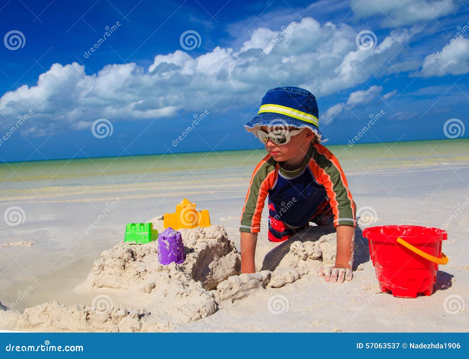 Little Boy Digging Sand on Tropical Beach Stock Image - Image of ...