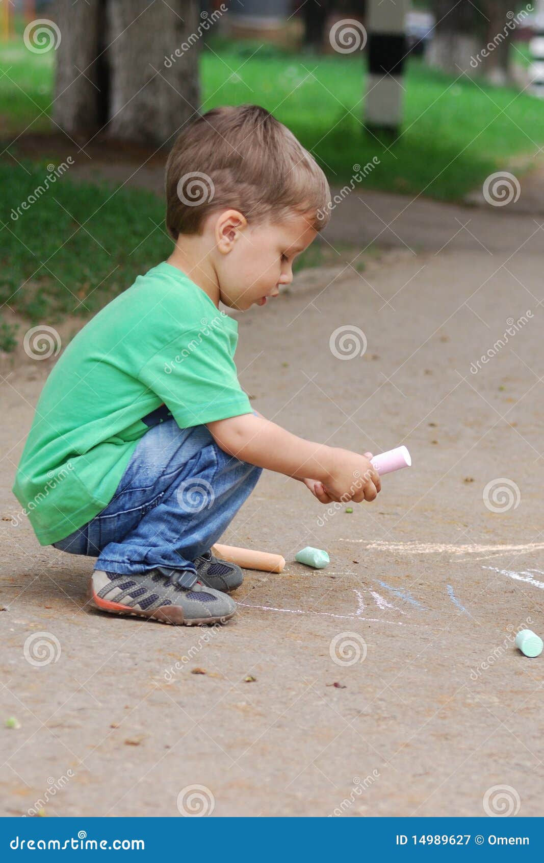 Little Boy Drawing with Chalk Stock Image - Image of infant, male: 14989627