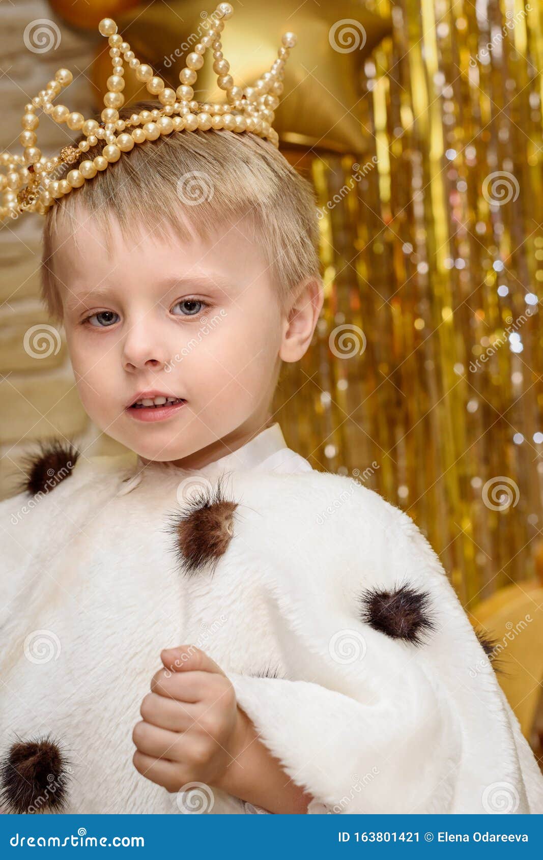 Little Boy Dressed As King with Crown Stock Image - Image of child ...