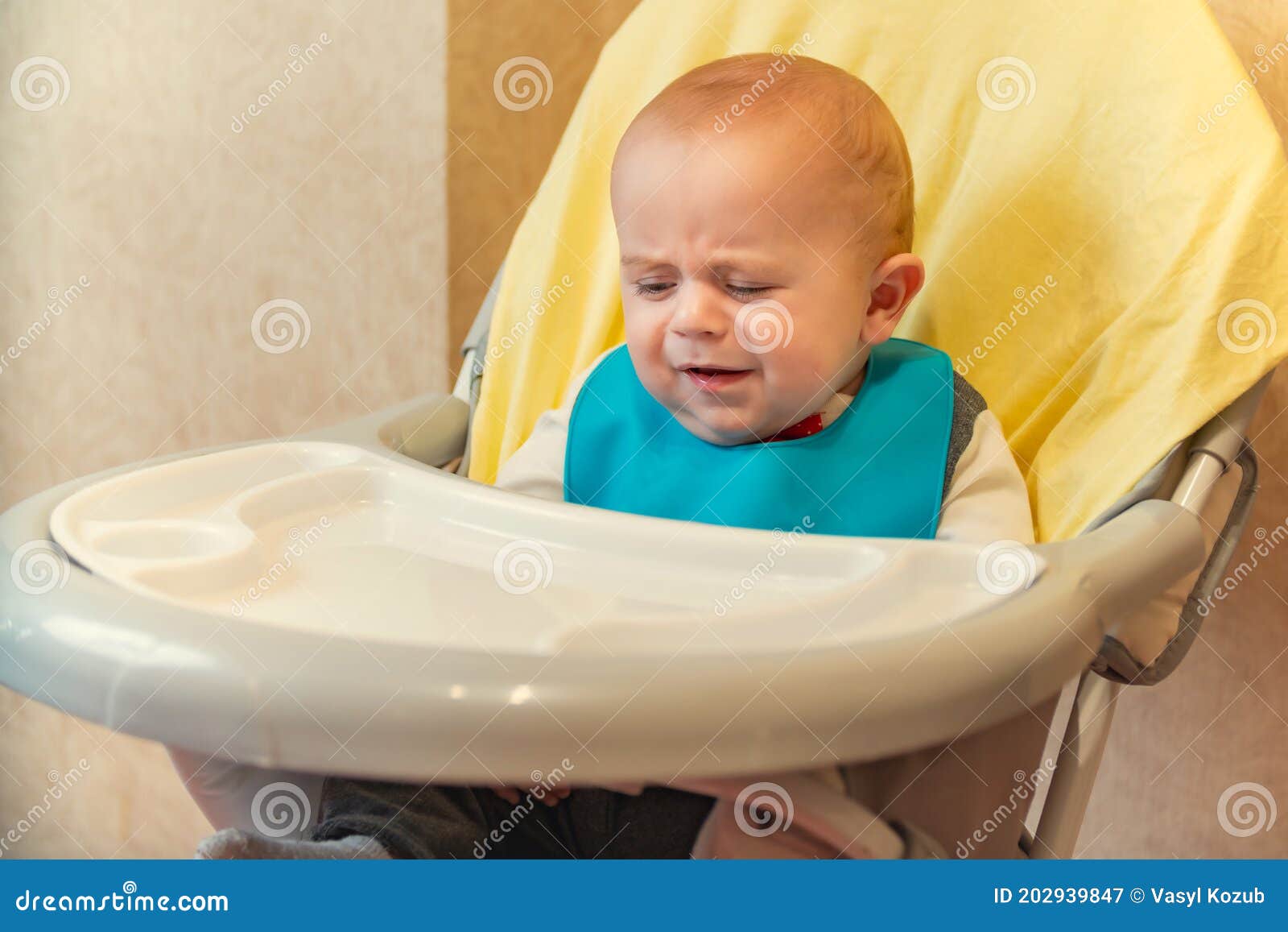 Little Boy Eating at the Table Stock Image - Image of childhood, feed ...