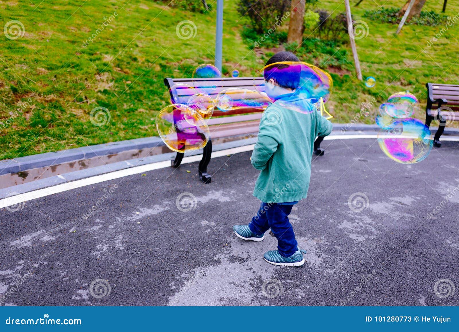 Little Boy Making Soap Bubbles Stock Image - Image of soap, chongqing ...