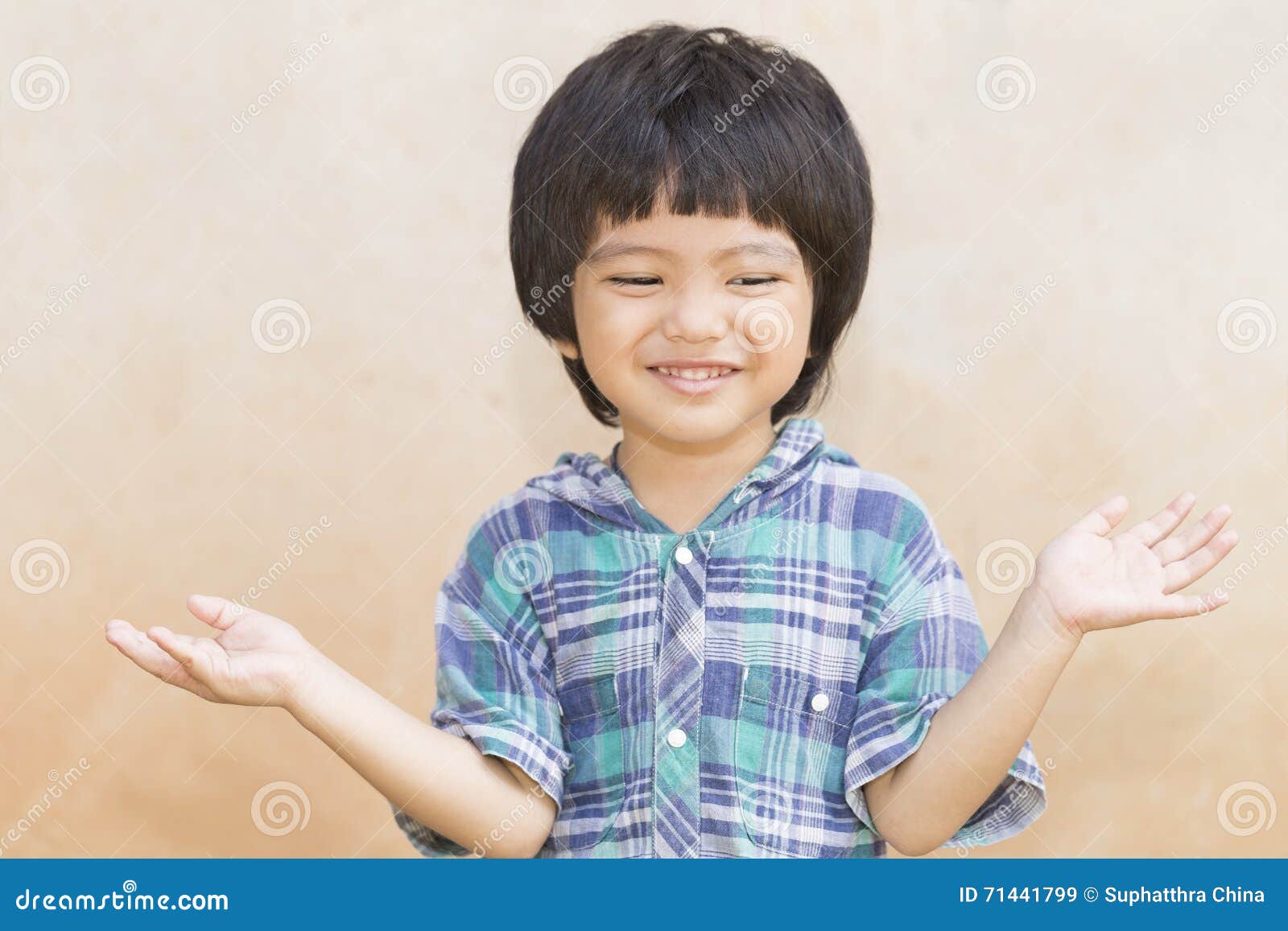 Little Boy Open Palm Hand Gesture Stock Image - Image of smiling, palm ...