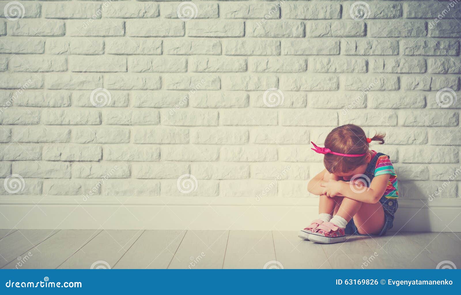 Little Child Girl Crying and Sad about Brick Wall Stock Photo - Image ...