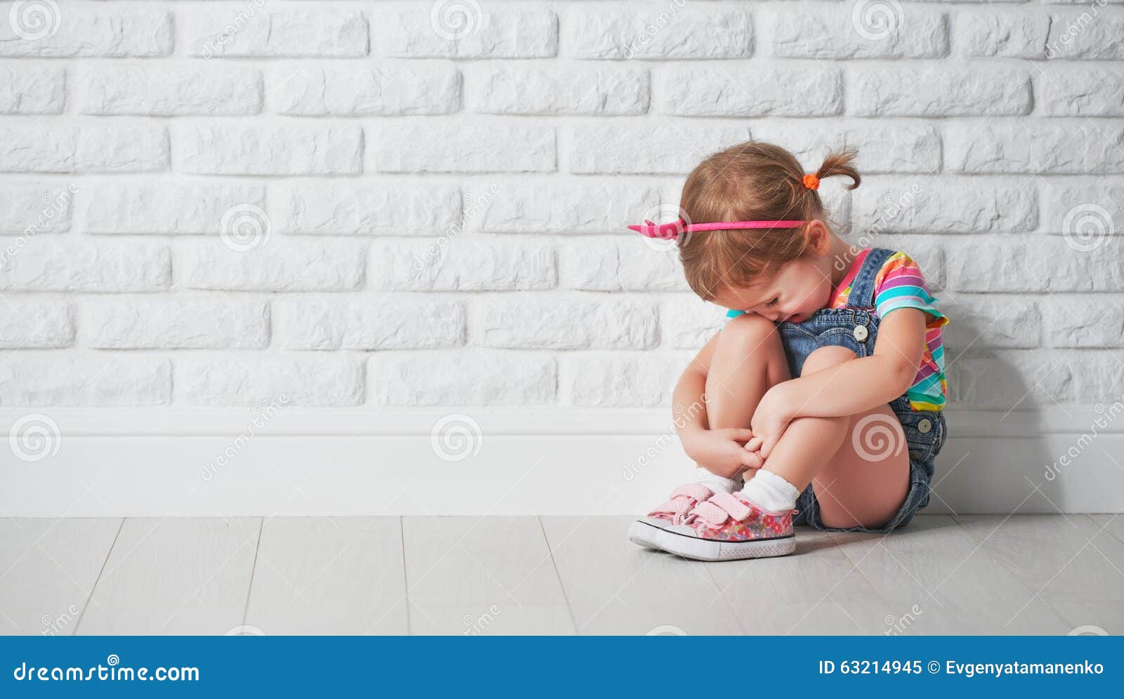 Little Child Girl Crying and Sad about Brick Wall Stock Image - Image ...