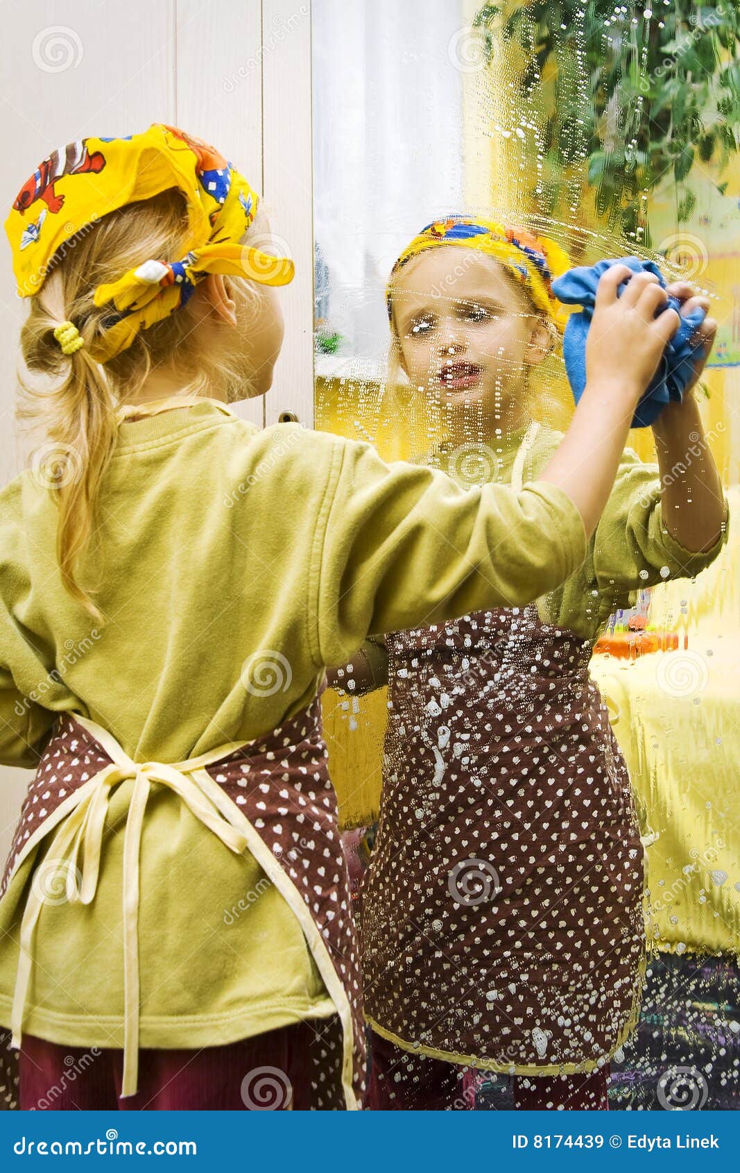 Little cleaning lady stock image. Image of housekeeper - 8174439