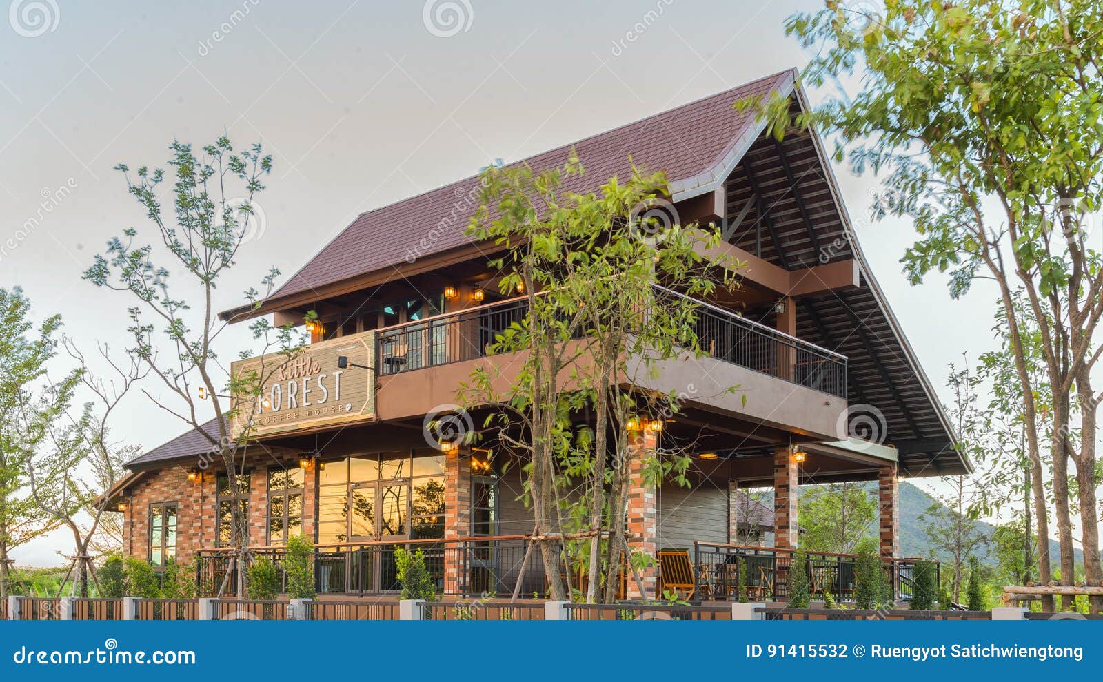 Little forest coffee house editorial photography. Image of interior ...