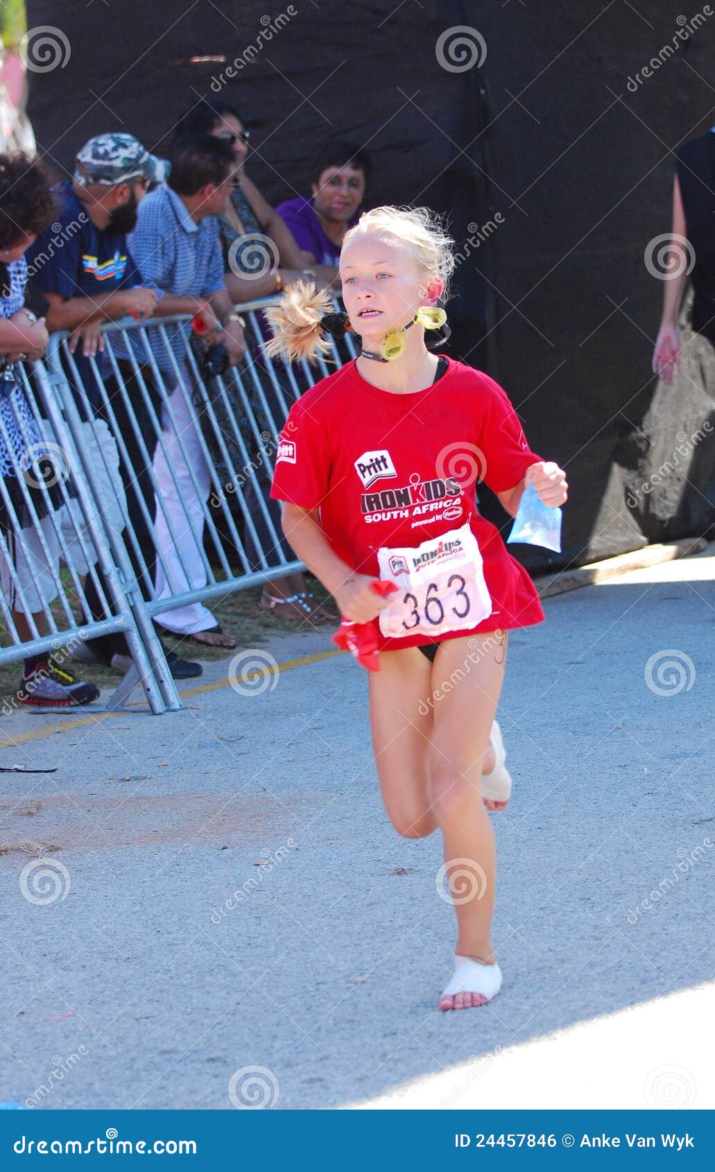 Little Girl Runner