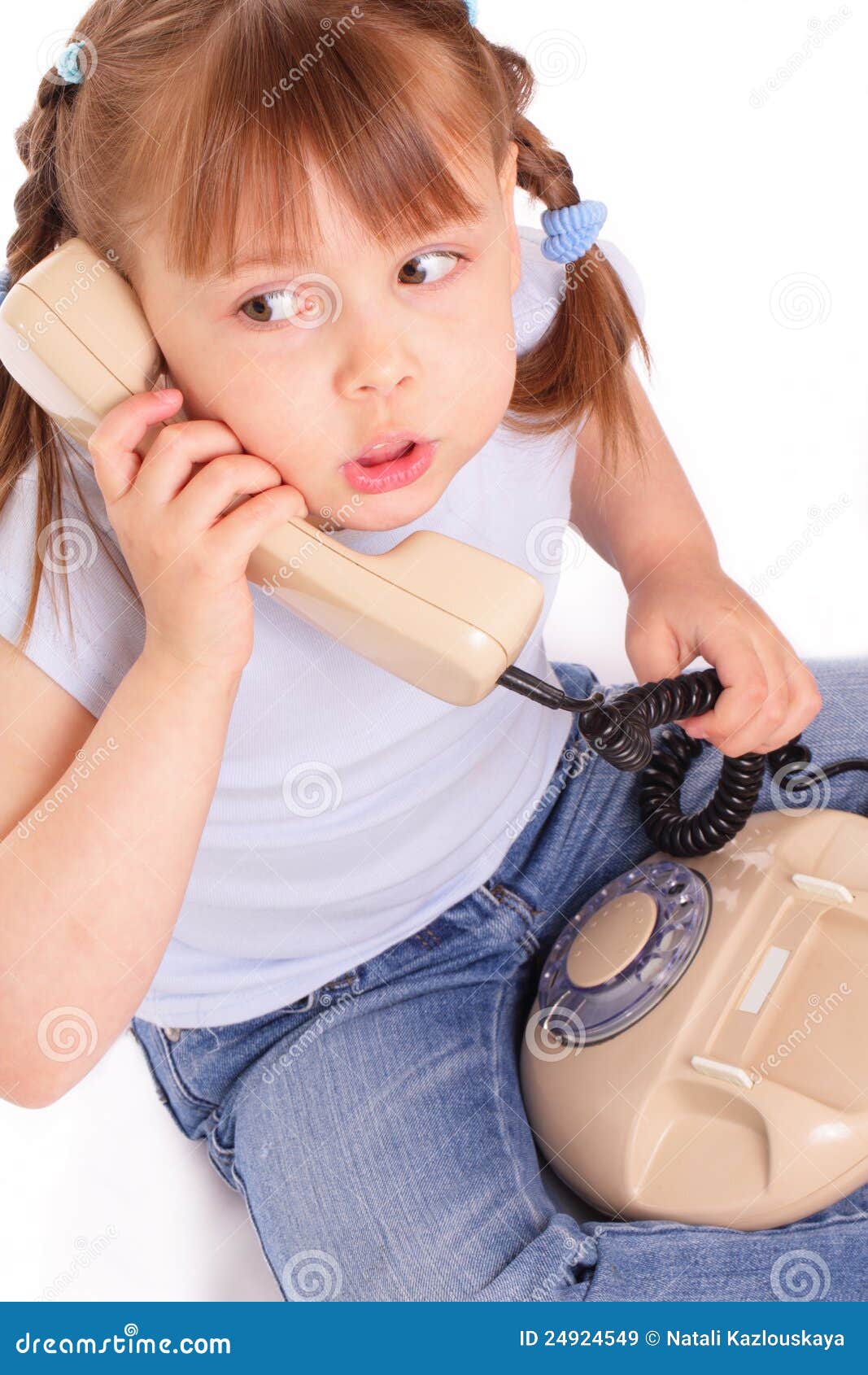Little Girl Calling the Old Phone Stock Image - Image of feeling, call ...