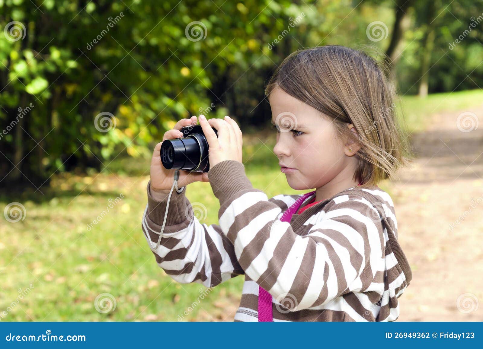 Little Girl with the Camera Stock Photo - Image of lens, digital: 26949362
