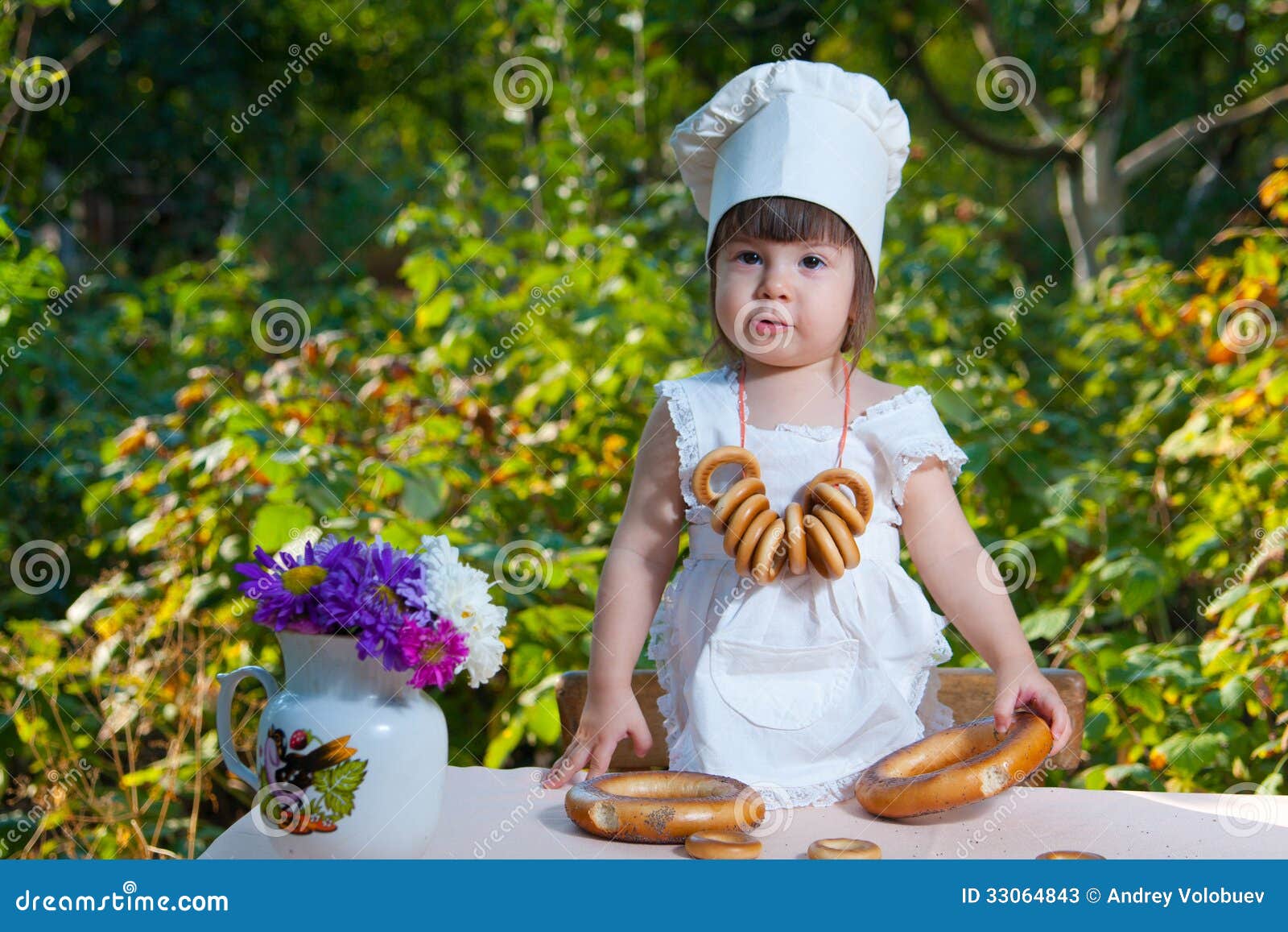 Little girl chef stock image. Image of apron, girl, neck - 33064843
