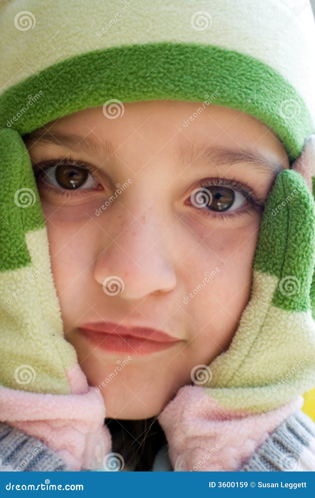 Little Girl in Cold Weather Stock Image - Image of adorable, look: 3600159