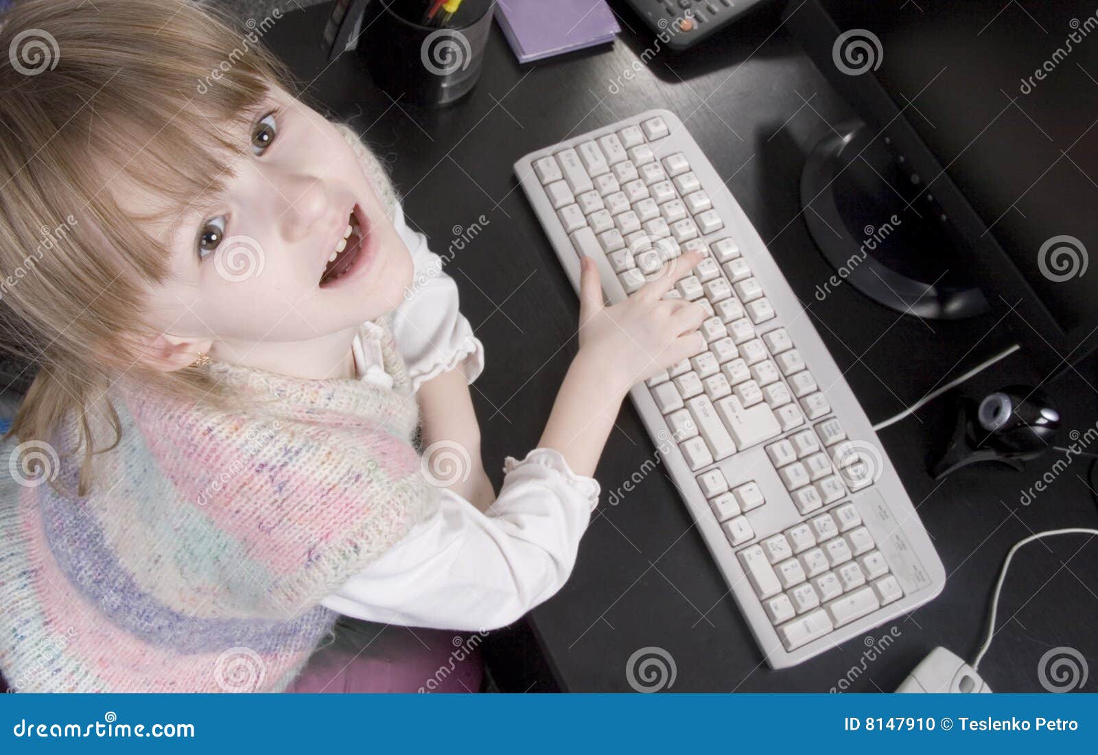 Little girl and computer stock photo. Image of phone, user - 8147910