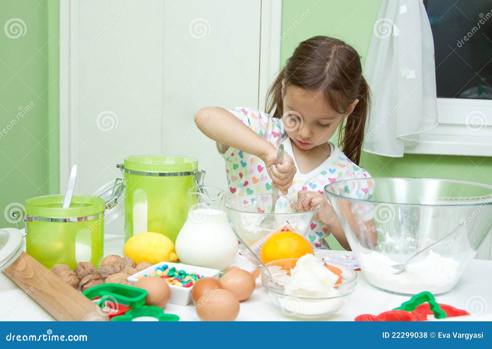 Little Girl Cooking In The Kitchen Royalty Free Stock Photos - Image ...