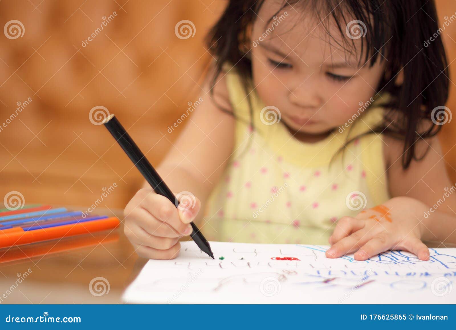 Little Girl Learn To Draw stock image. Image of school - 176625865