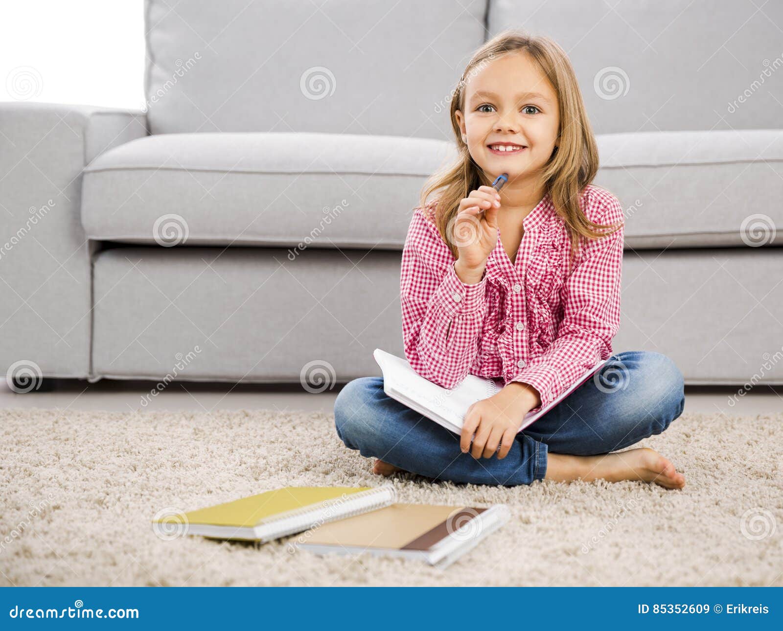 Little Girl Making Homework Stock Image - Image of entertainment, learn ...