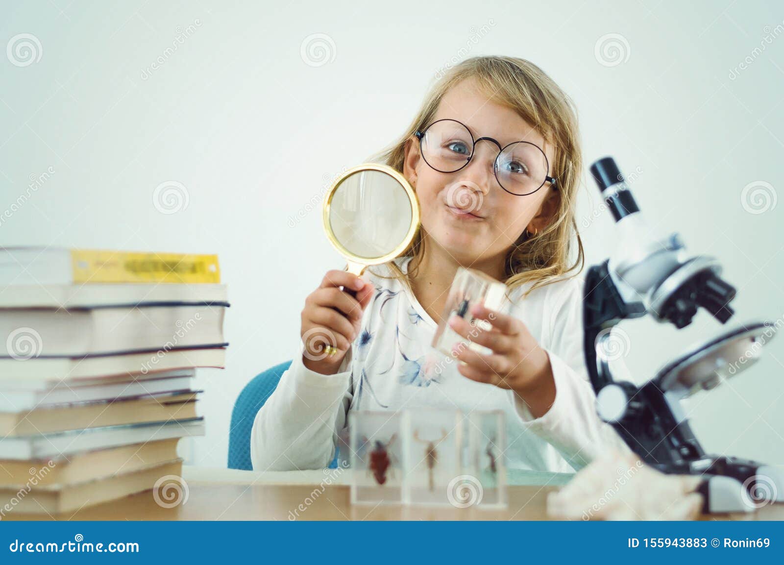 Girl Little Genius of Science Stock Image - Image of genius, discovery ...
