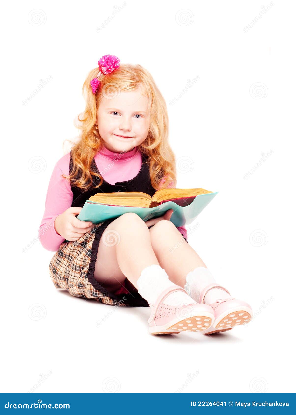 Little girl reading a book stock image. Image of book - 22264041