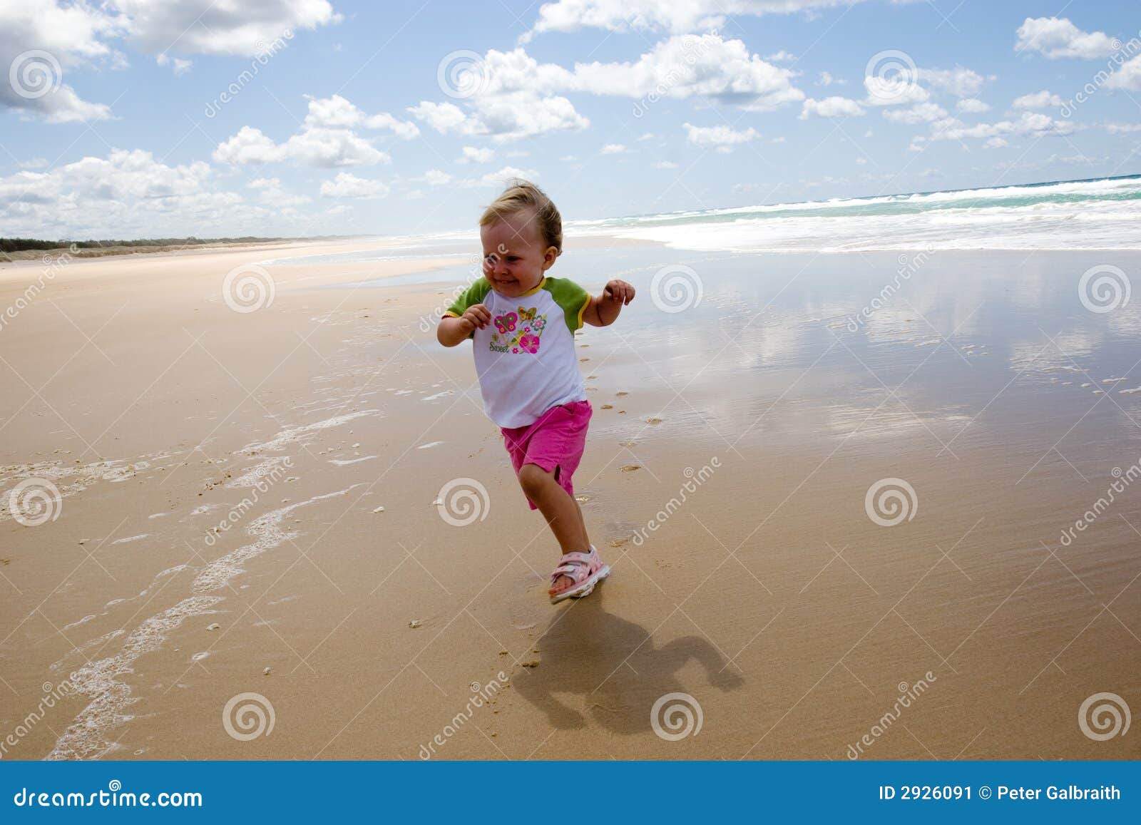 Little girl running stock image. Image of ocean, relax - 2926091