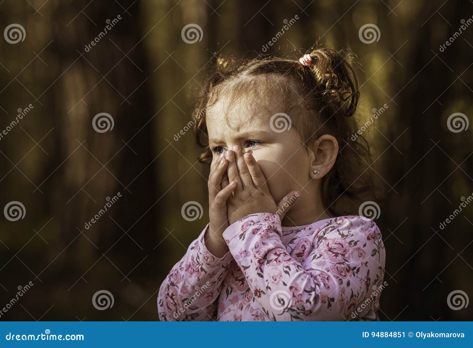 The little girl is scared stock image. Image of beautiful - 94884851