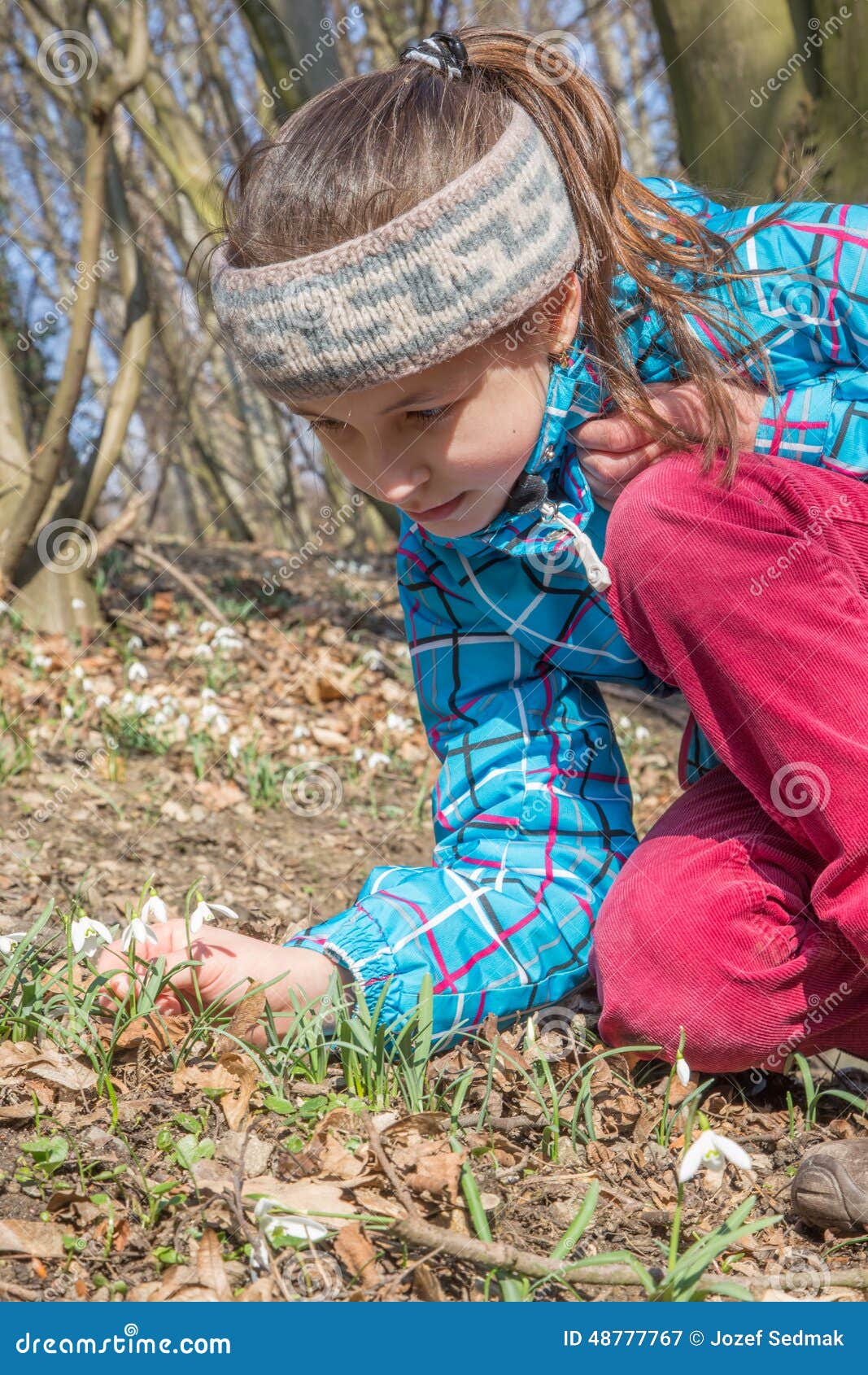 Little Girl and the Snowdrops Stock Image - Image of kids, outing: 48777767
