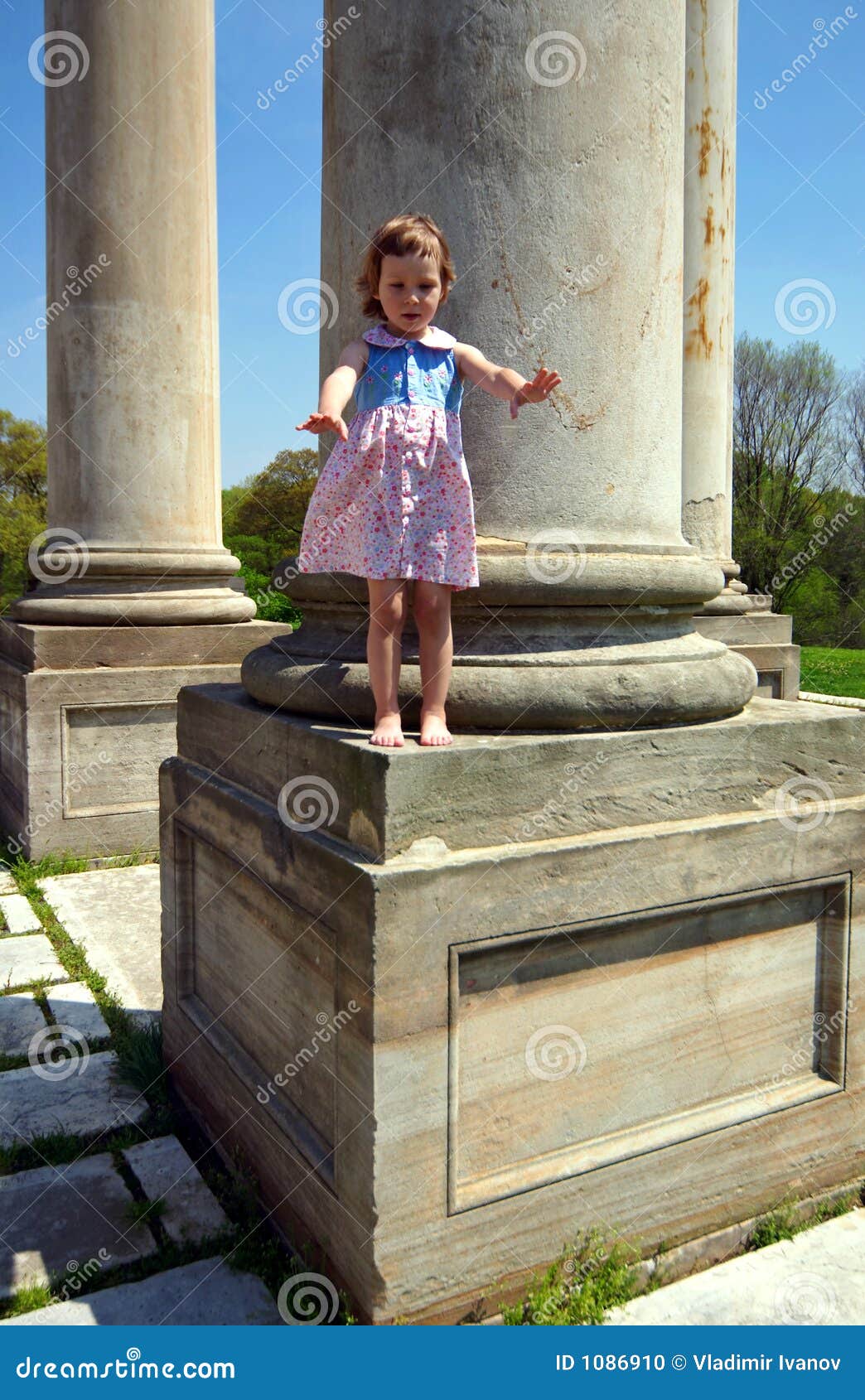 Little Girl Standing on the Column Stock Photo - Image of arboretum ...