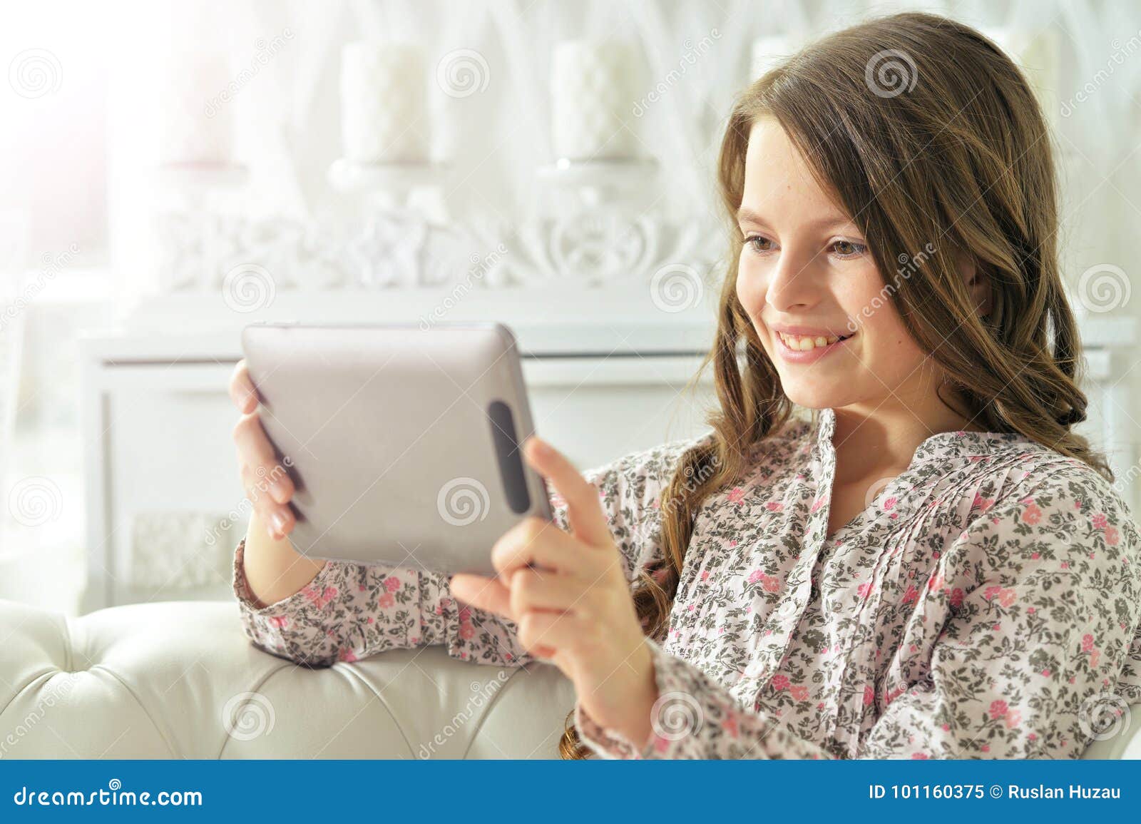 Little girl using tablet stock image. Image of face - 101160375