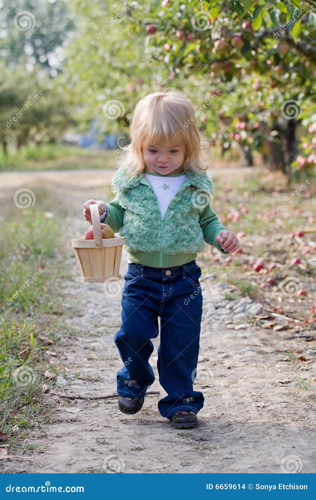 Little Girl Walking stock photo. Image of green, girl - 6659614