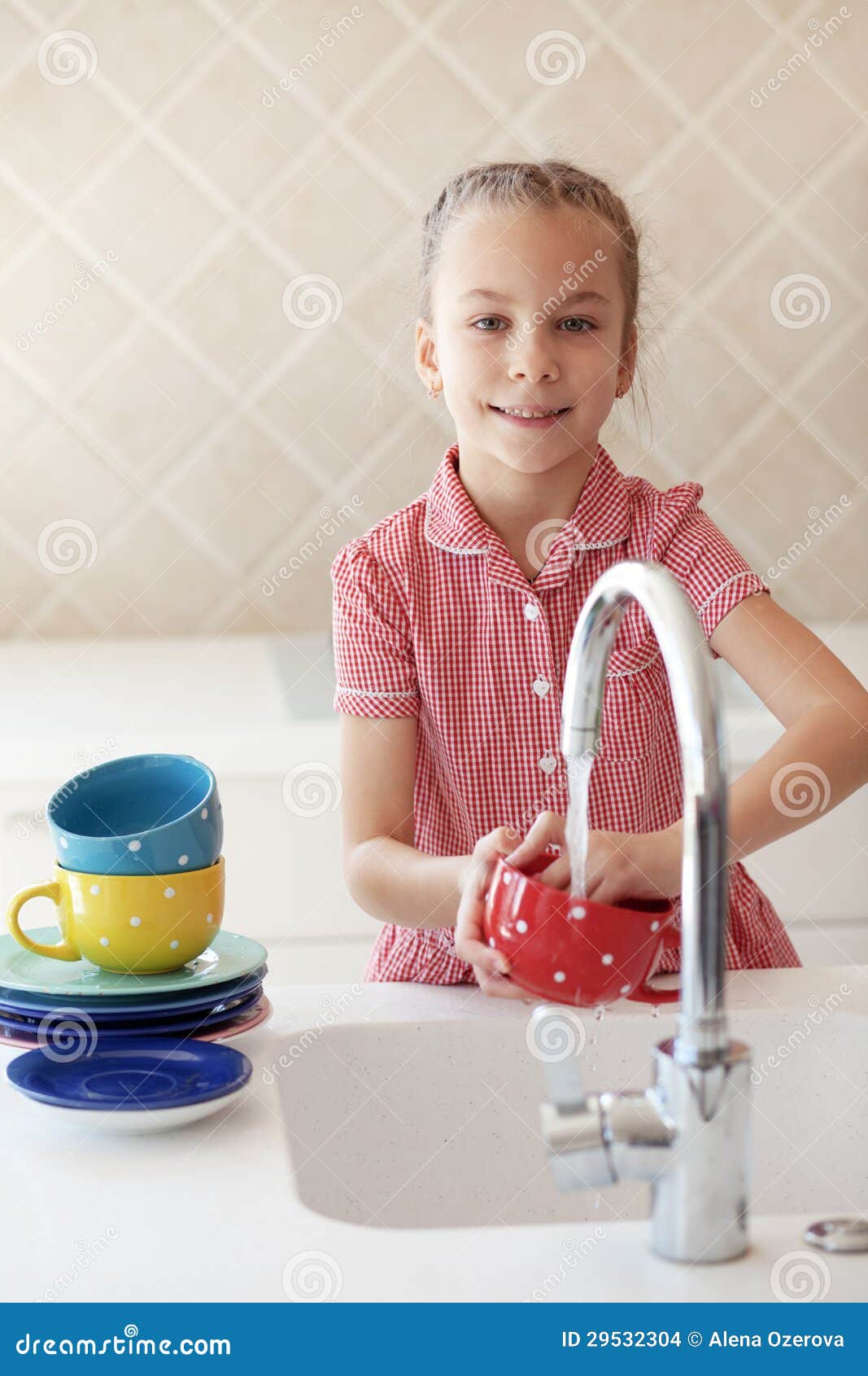 Little Girl Washing the Dishes Stock Photo - Image of lifestyle, dishes ...