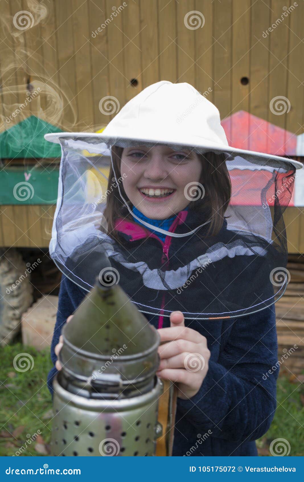Little Girl - Young Beekeeper Stock Photo - Image of hive, girl: 105175072