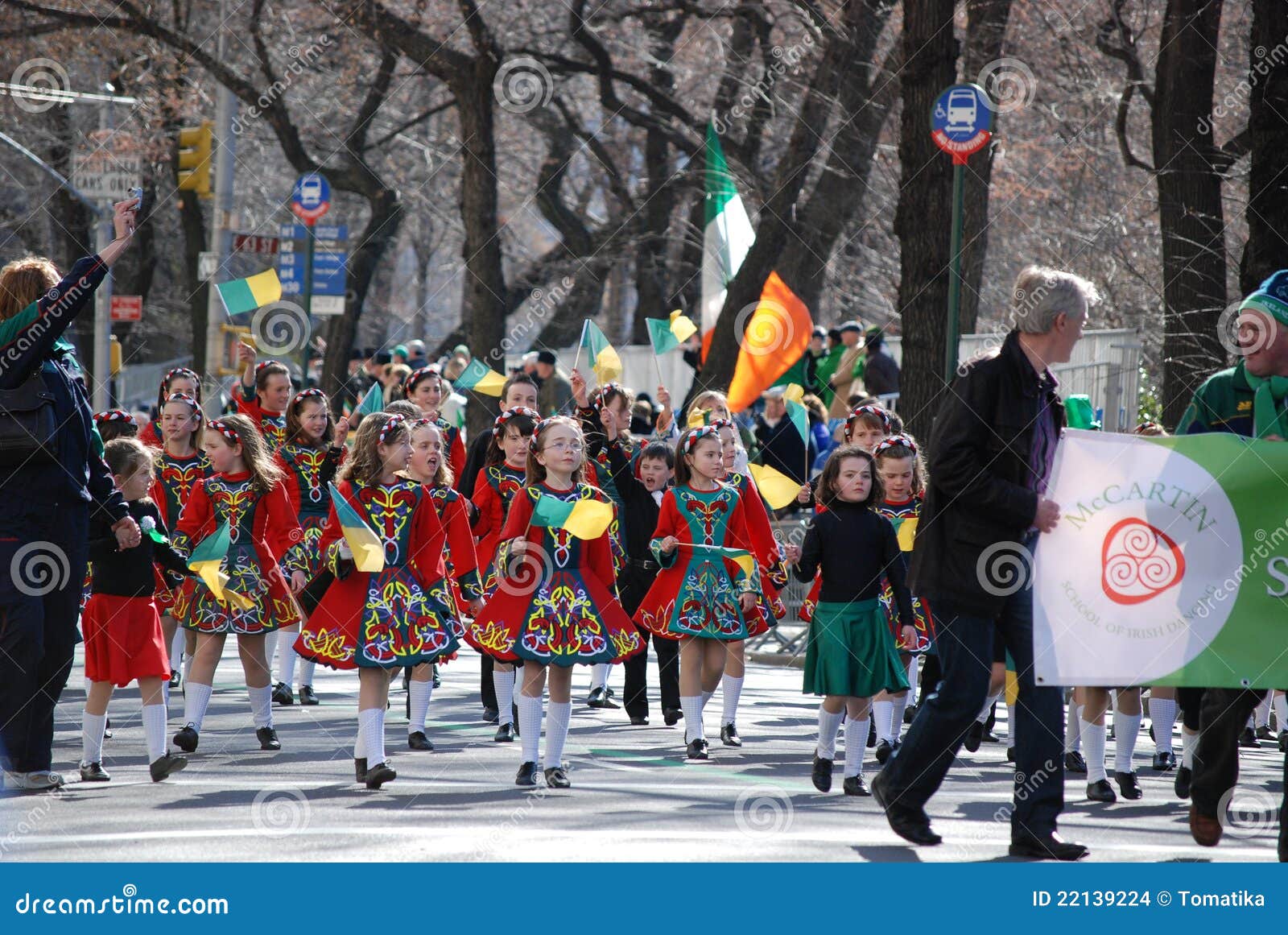 Little Irish Dancers editorial stock image. Image of drum - 22139224