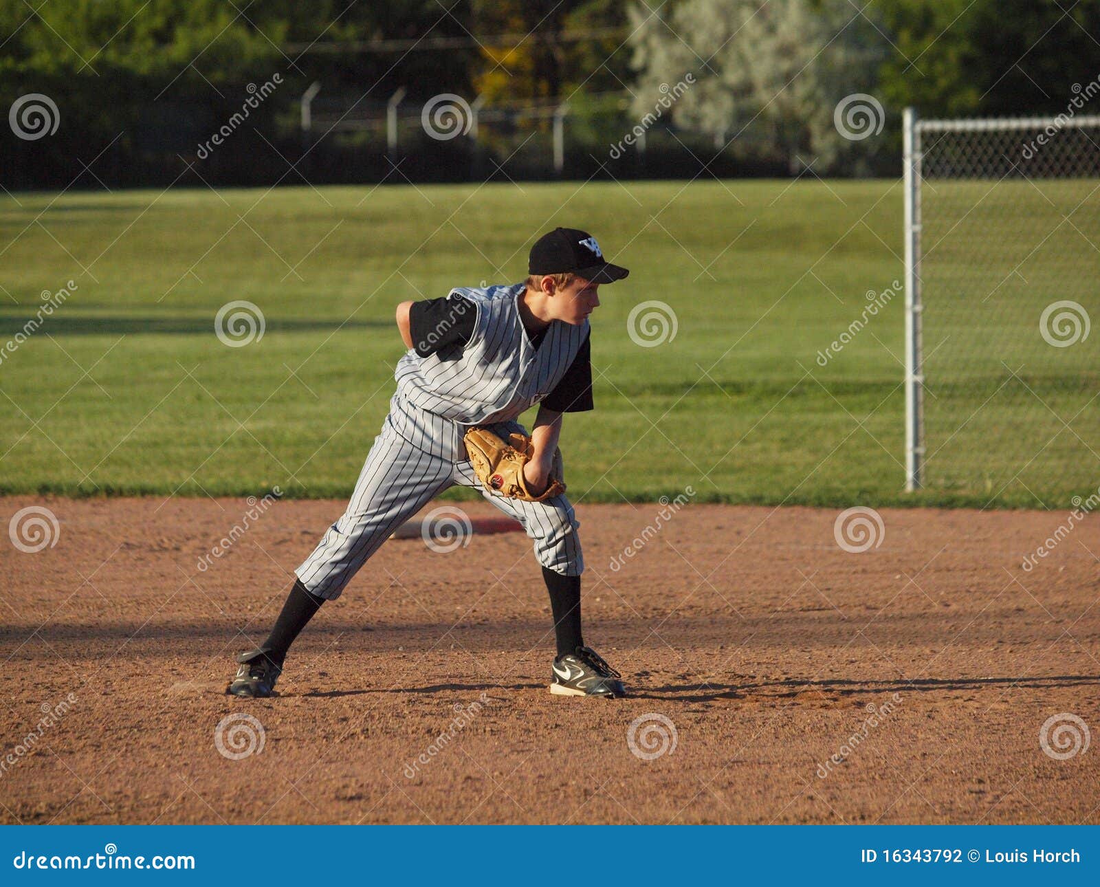 Teenage baseball pitcher editorial photography. Image of playing - 16343792