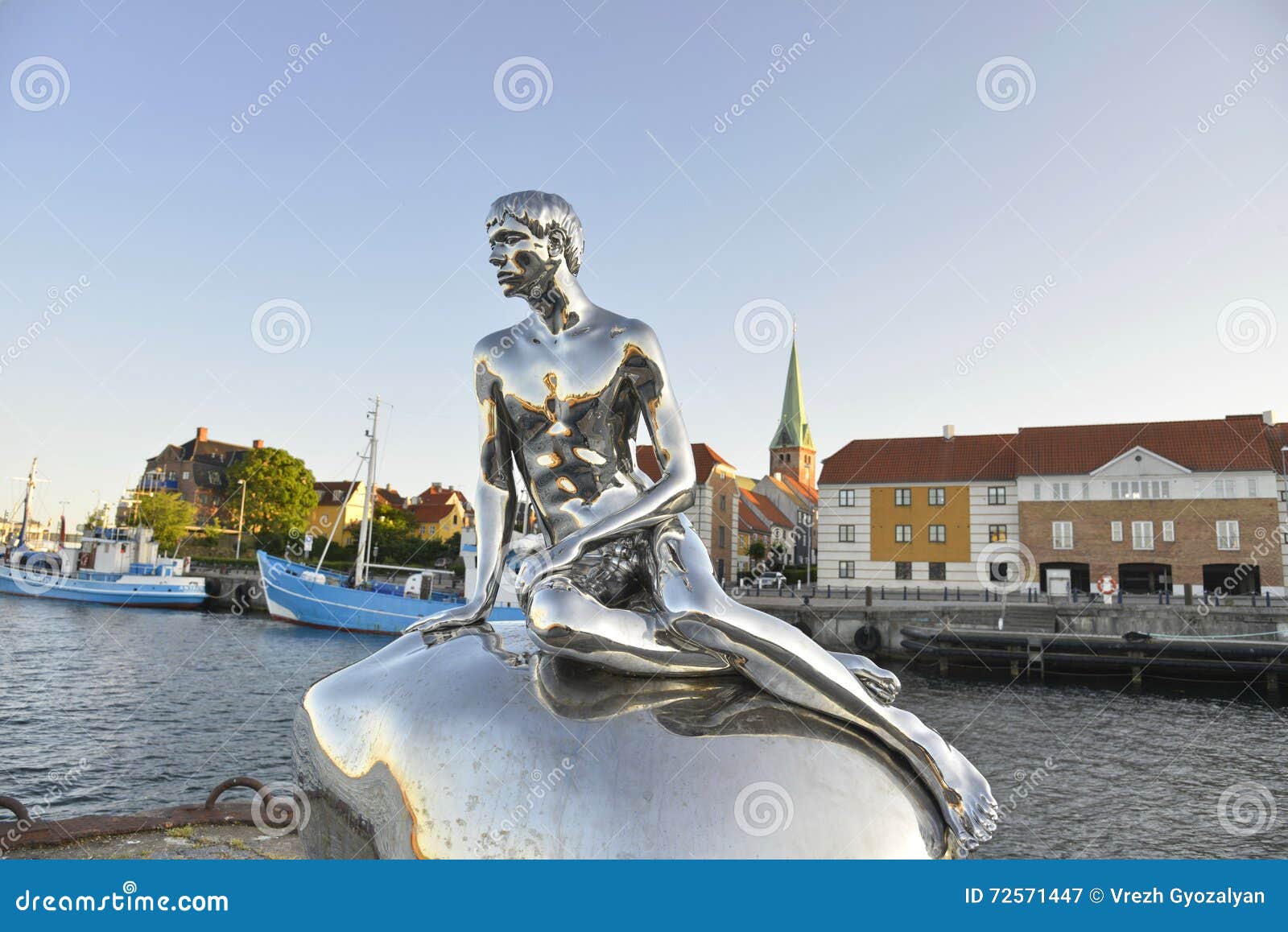 The Little Merman Statue Denmark Helsingor Editorial Photography ...
