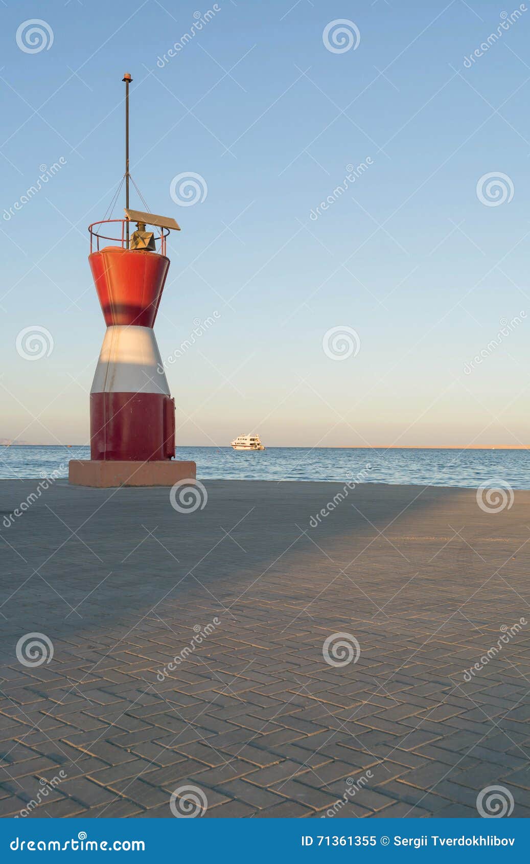 Little Red Lighthouse stock image. Image of pier, reflection - 71361355