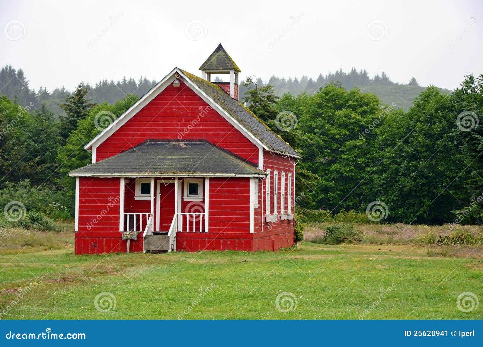 Little red schoolhouse stock image. Image of wooden, building - 25620941