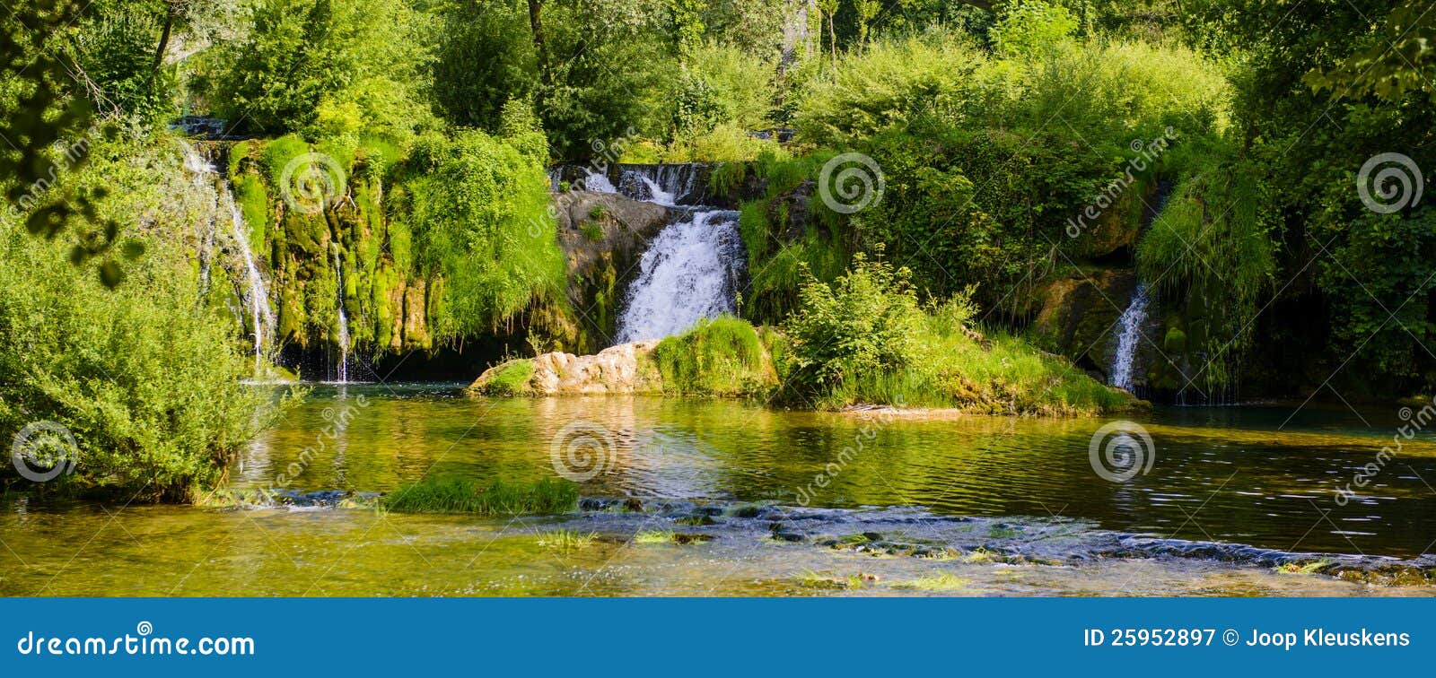 Little waterfalls stock image. Image of amazing, lake - 25952897