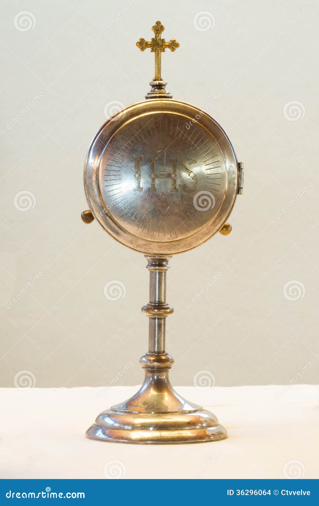 Liturgisch Schip Gouden Monstrans Stock Foto - Image of lichaam, leef ...