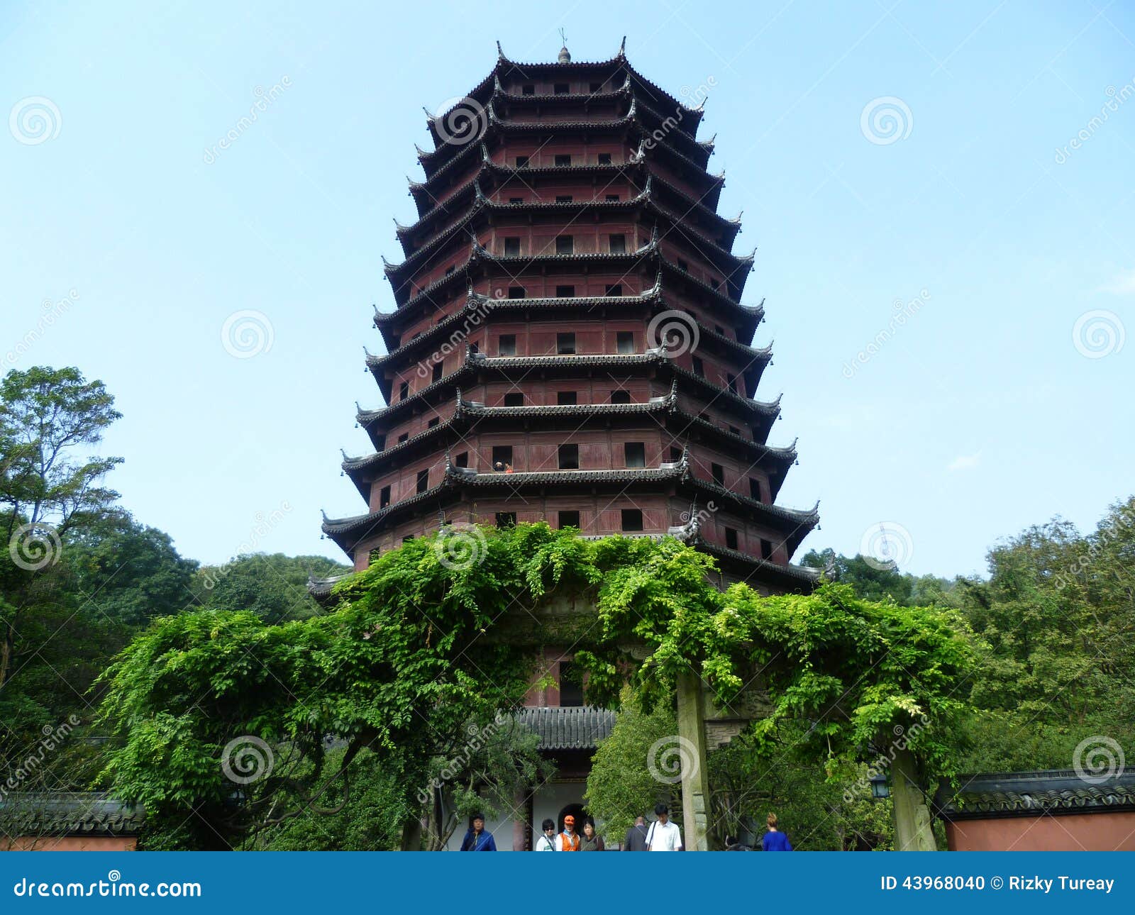 Liuhe pagod redaktionell foto. Bild av hangzhou, gammalt - 43968040