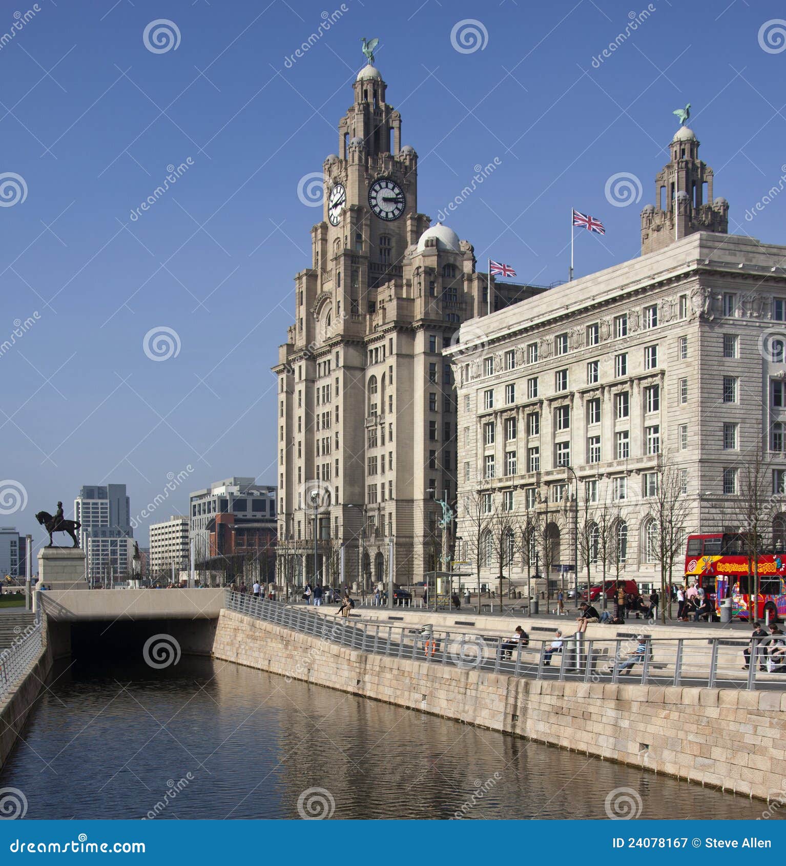 Liver Building - Liverpool - England Editorial Photography - Image of ...