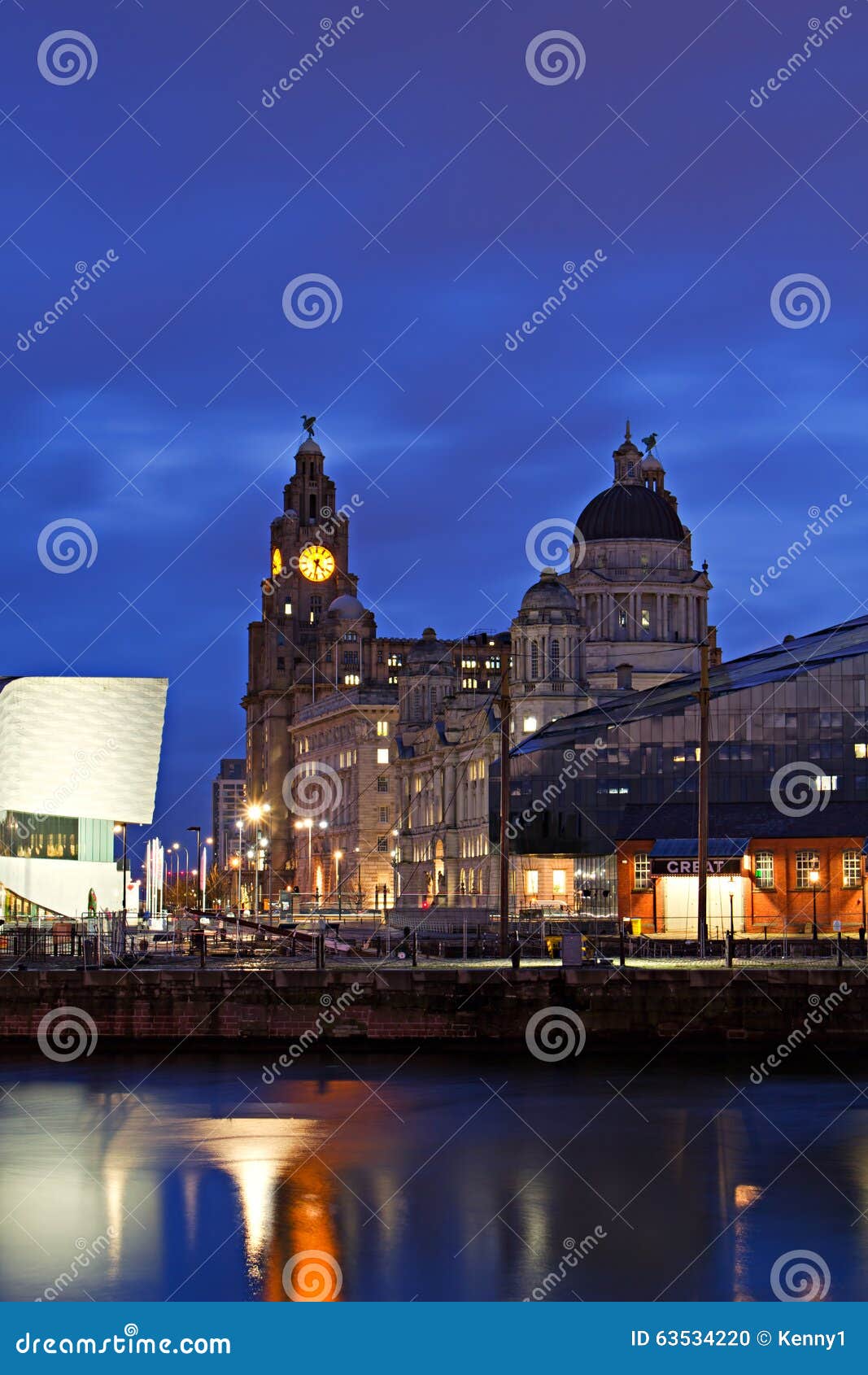 Liverpool S Historic Waterfront Buildings Stock Photo - Image of ...