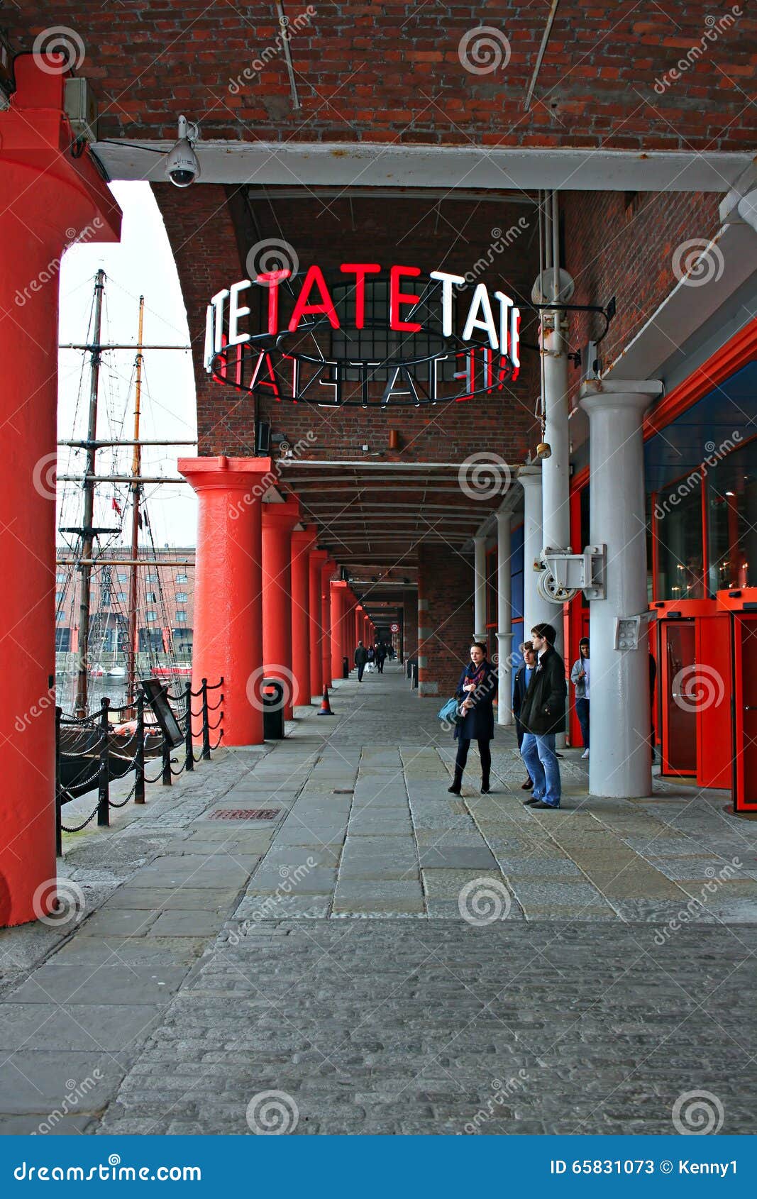 LIVERPOOL 18TH MARCH 2015. Tate Art Gallery at the Albert Dock Complex ...