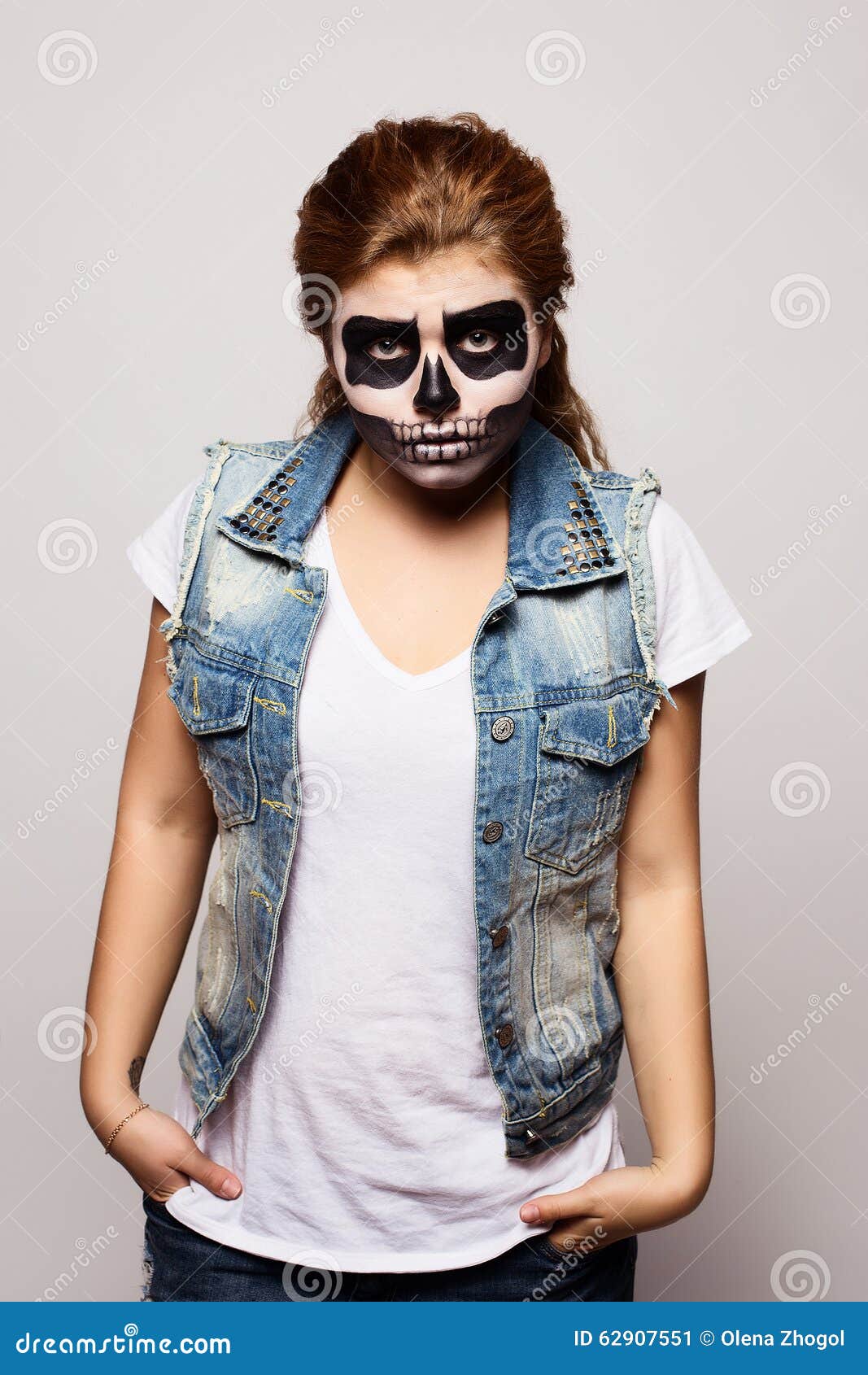 Living dead girl stock image. Image of outerwear, makeup - 62907551
