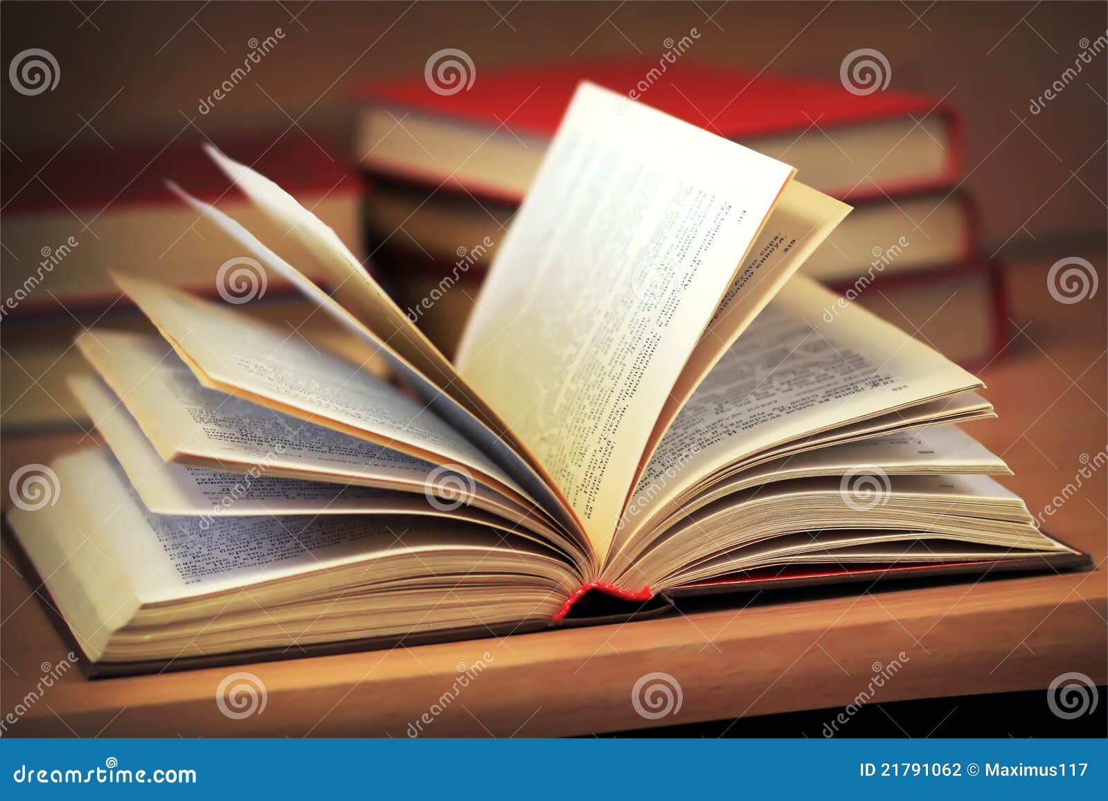 Livro aberto foto de stock. Imagem de literatura, biblioteca - 21791062