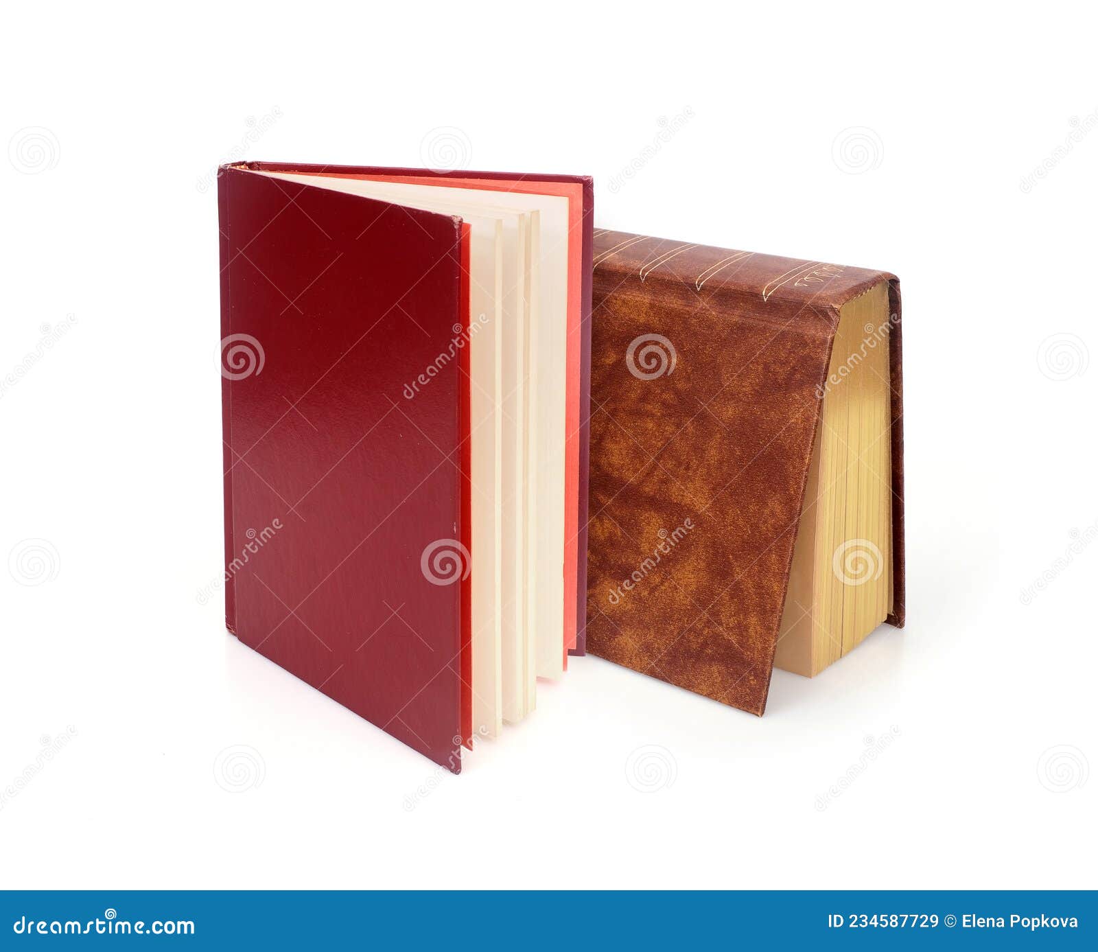 Livro Em Capa Marrom Isolado Em Fundo Branco Imagem de Stock - Imagem ...