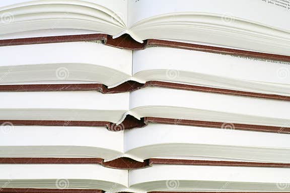 Livros velhos imagem de stock. Imagem de conhecimento - 3600849