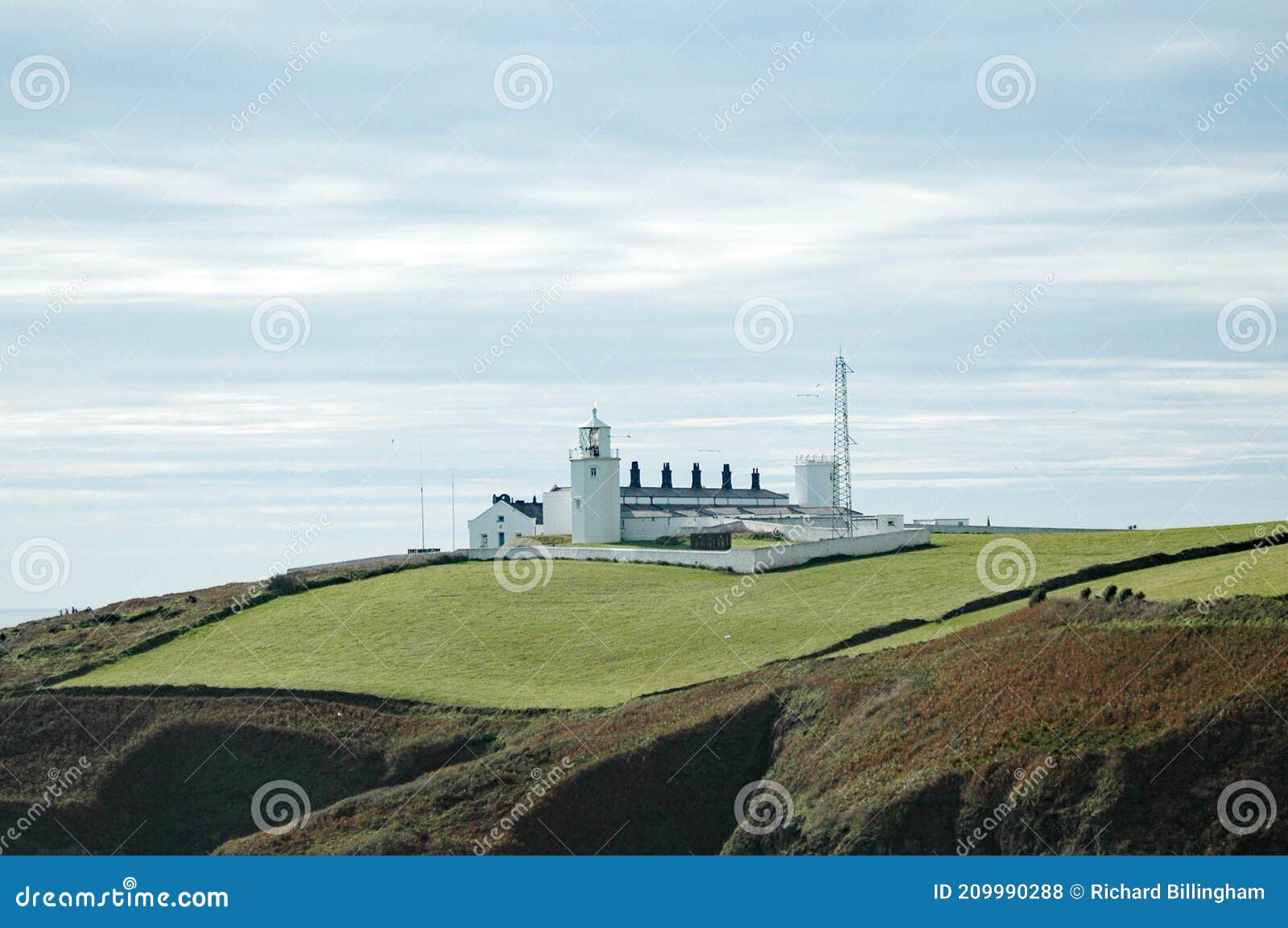 Lizard Lighthouse On The Cliffs At Lizard Point In The Lizard Peninsula ...