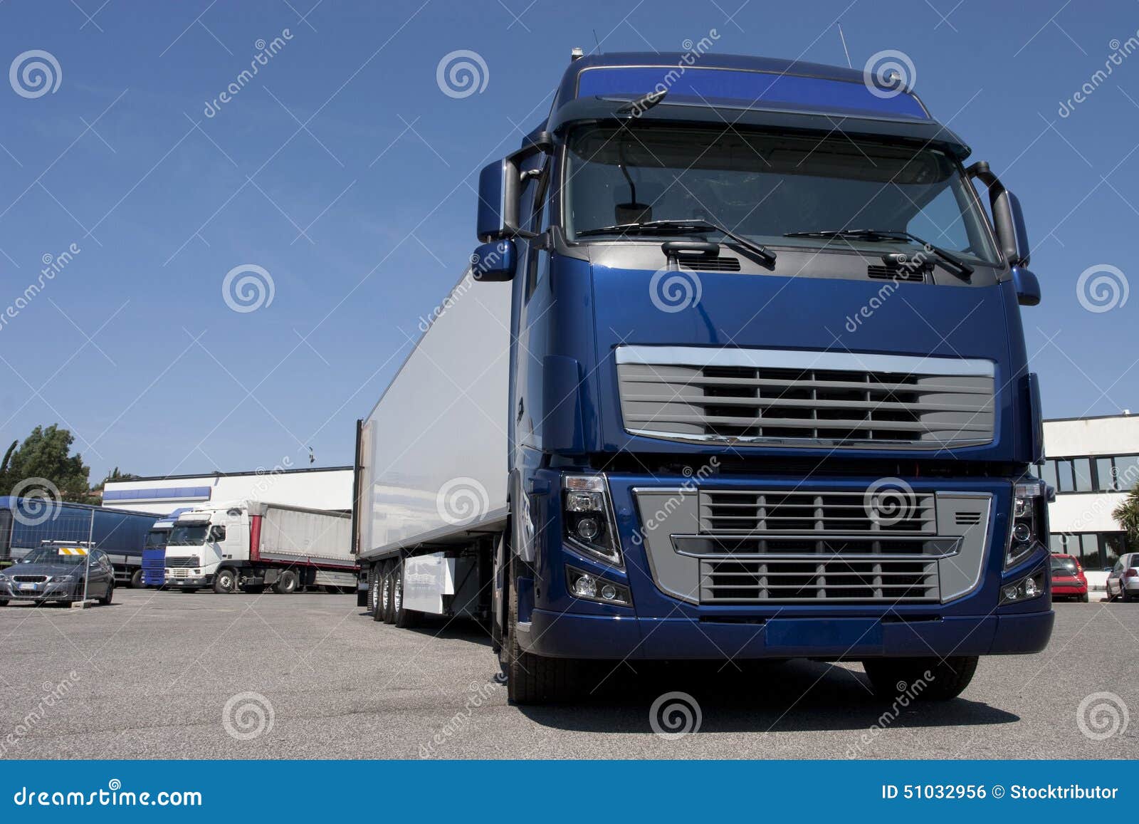 LKW-Transport und Logistik stockfoto. Bild von lastwagen - 51032956