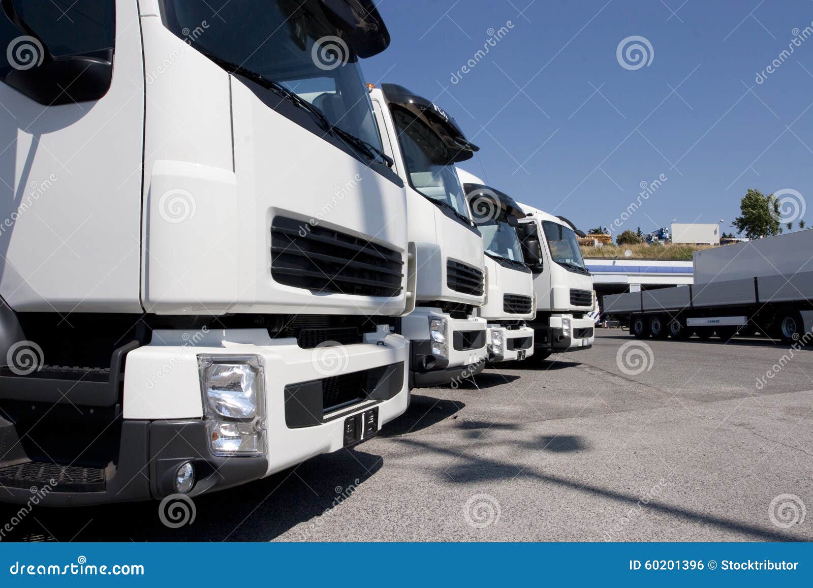 LKW-Transport und Logistik stockfoto. Bild von antreiben - 60201396