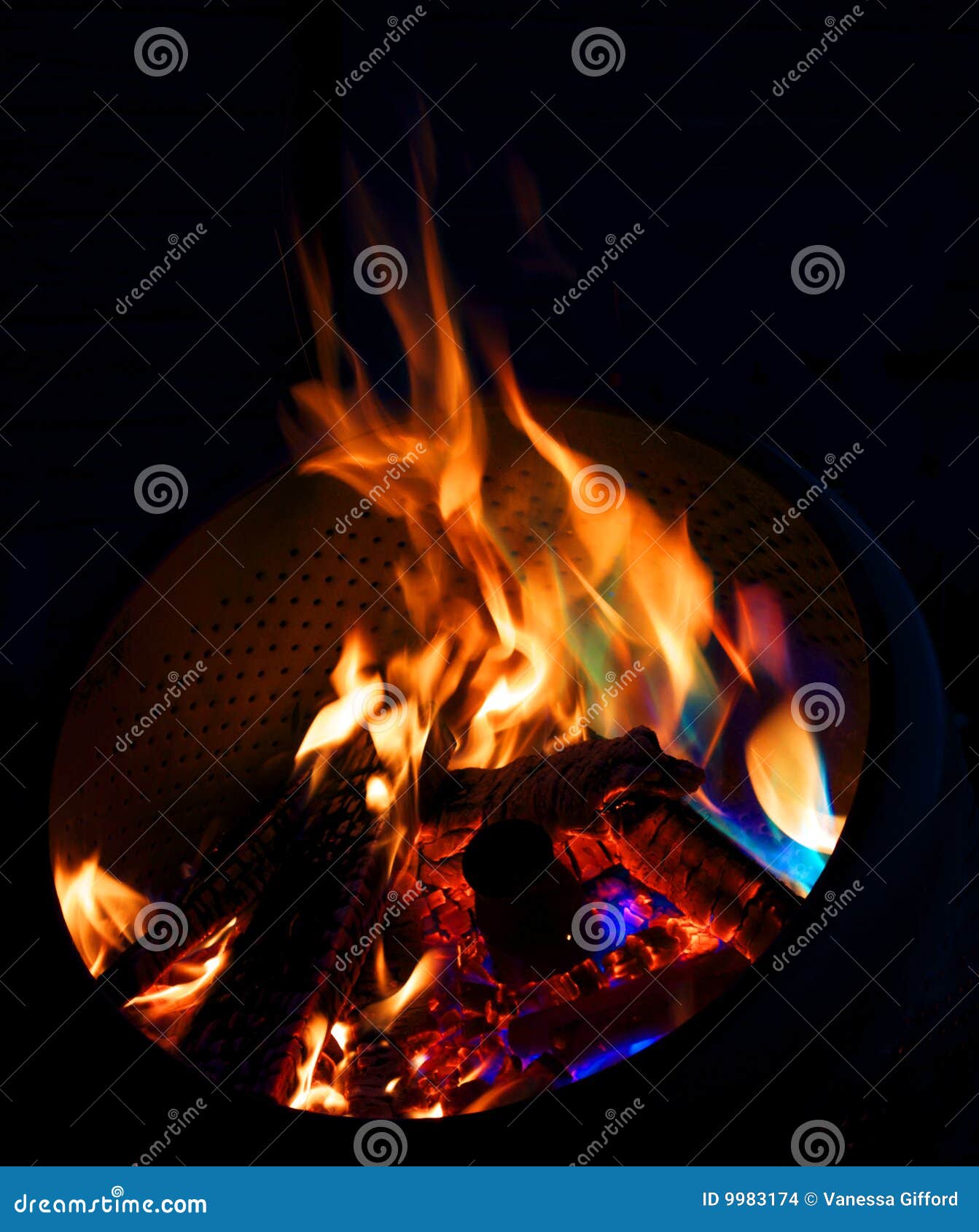 Llamas azules foto de archivo. Imagen de resplandor, abedul - 9983174