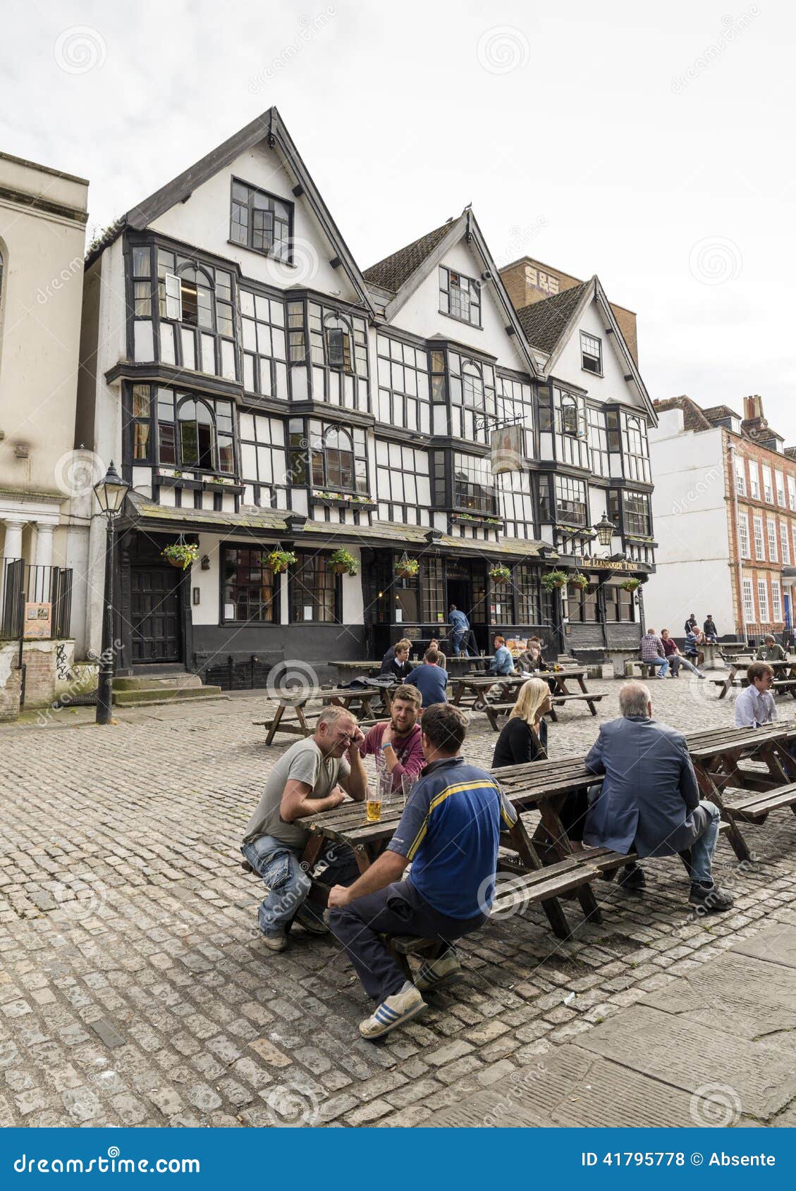 Llandoger Trow redactionele stock foto. Image of historisch - 41795778